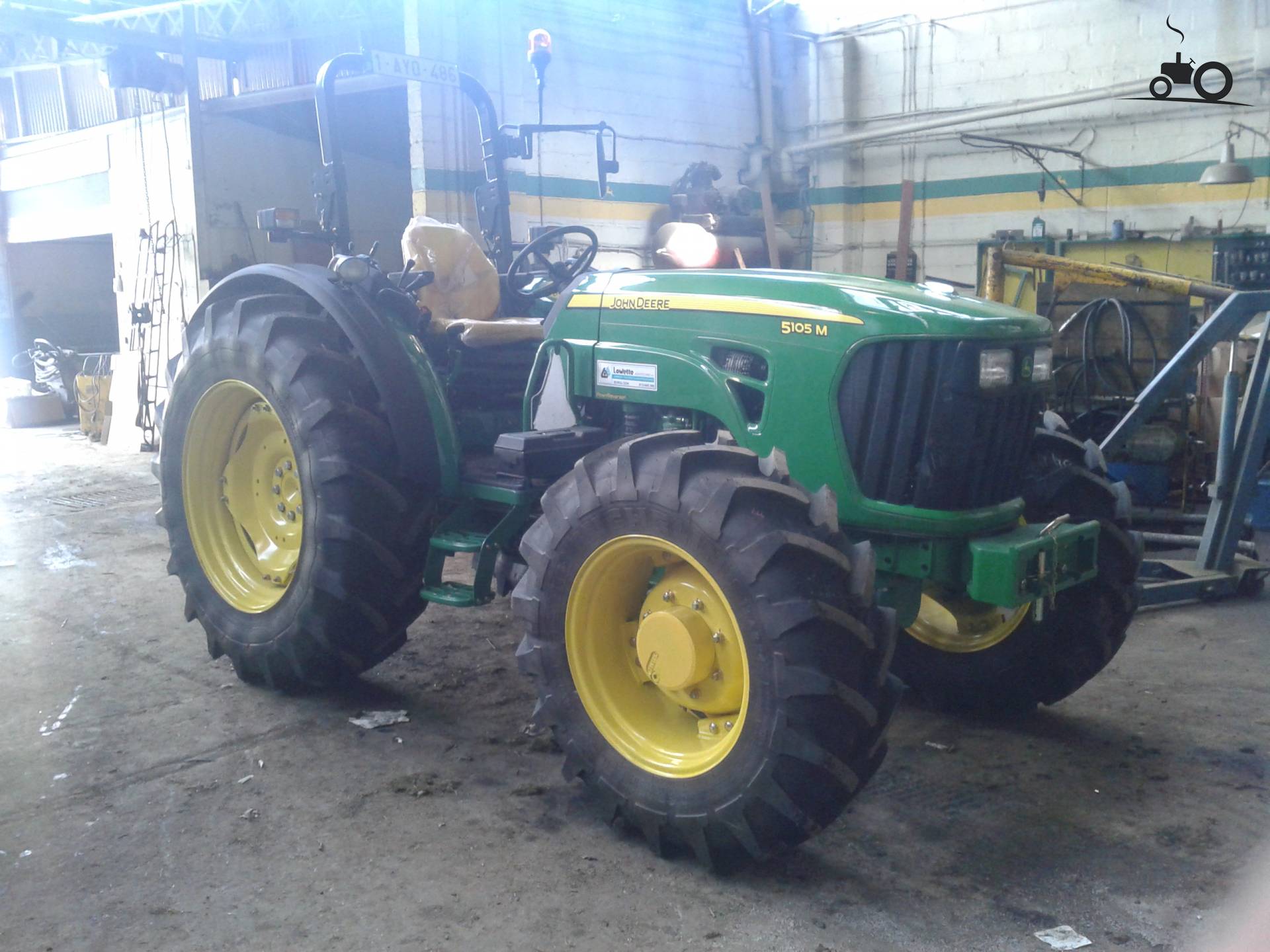 Foto John Deere 5105M #681570