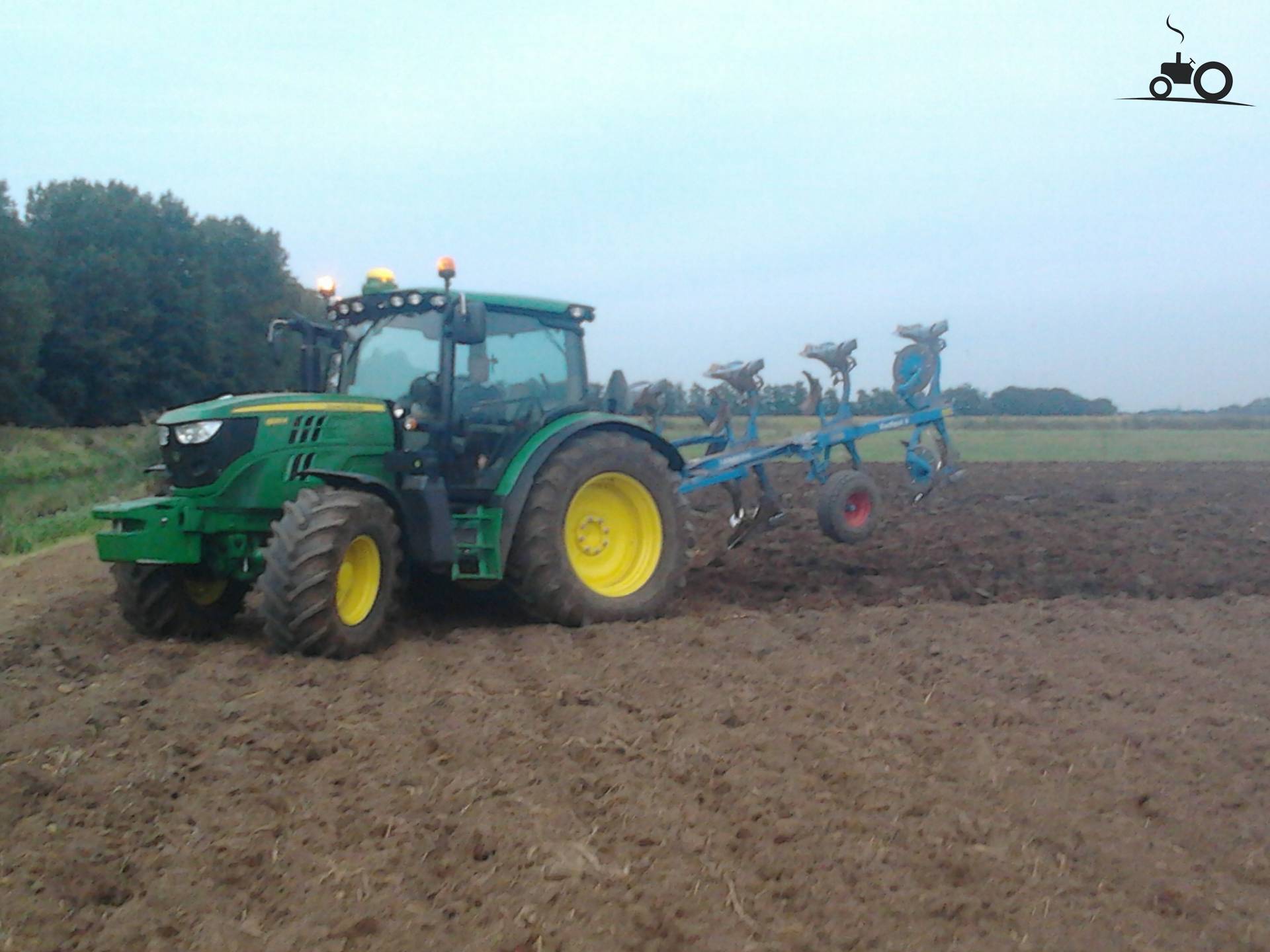 Foto John Deere 6125R #688852