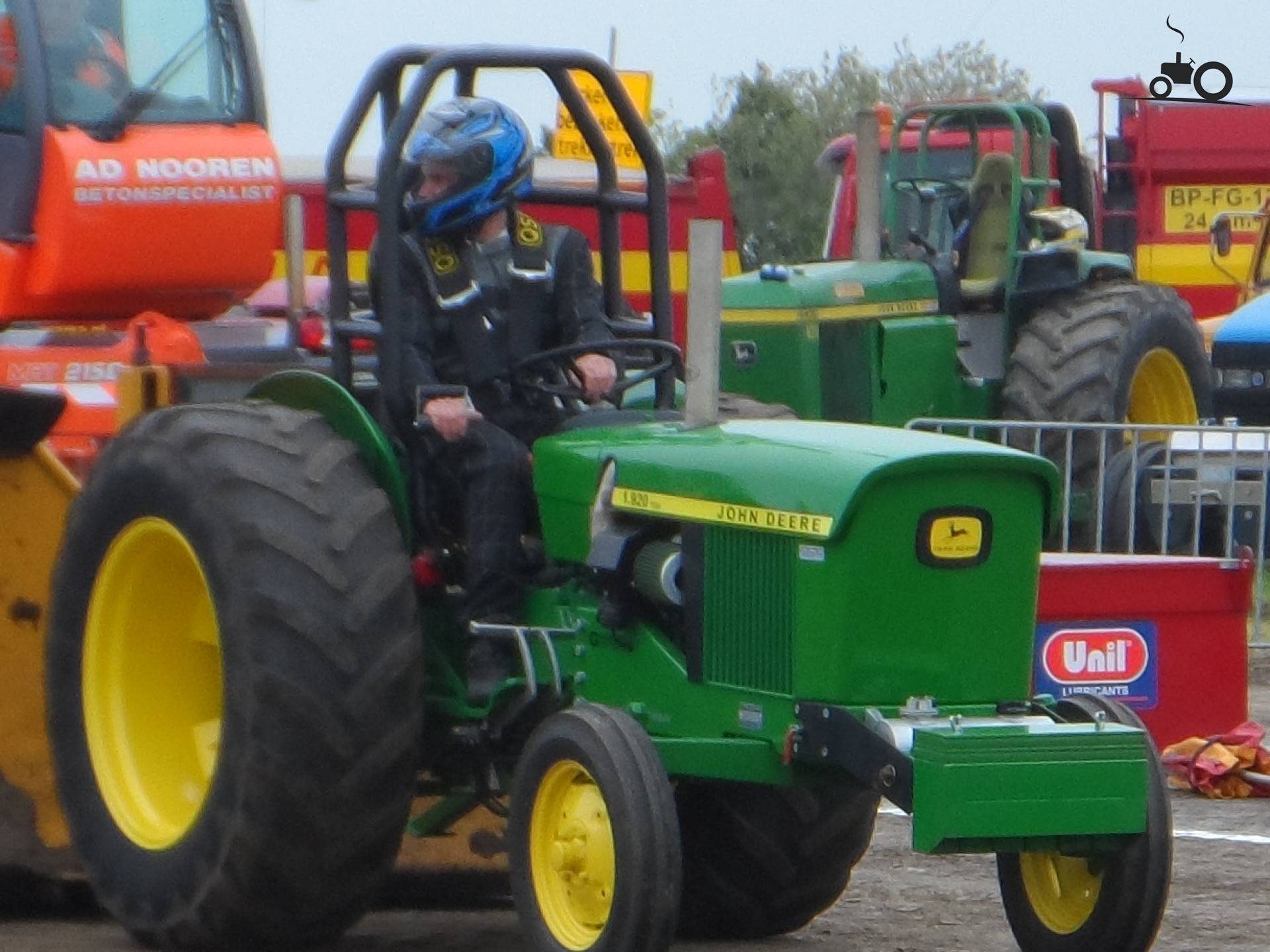 Foto John Deere 920 #768644