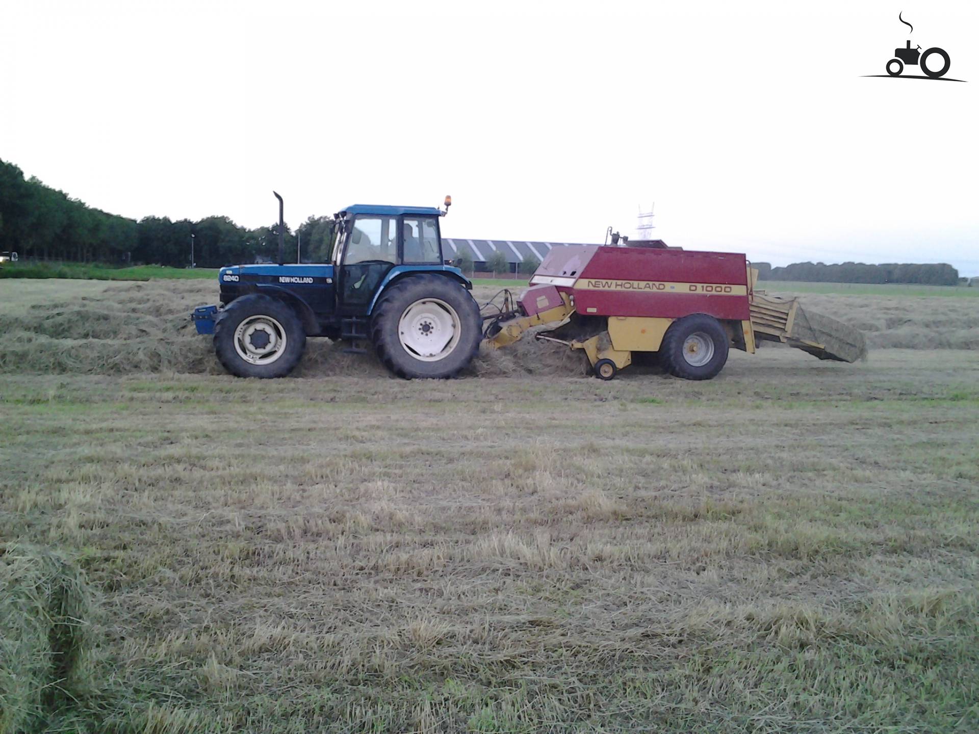 Foto New Holland 8240 #775061