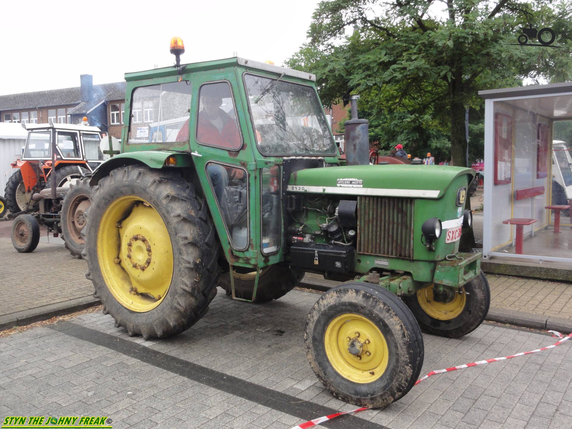 Foto John Deere 2130 #785572