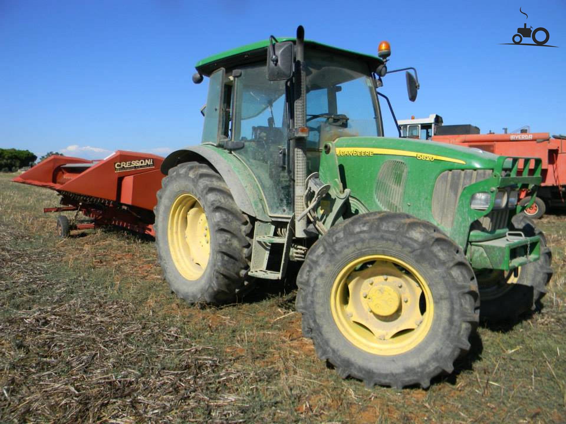 Foto John Deere 5820 Tractor #792007