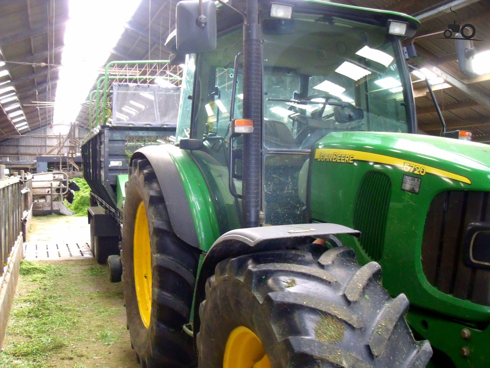 John Deere 5720