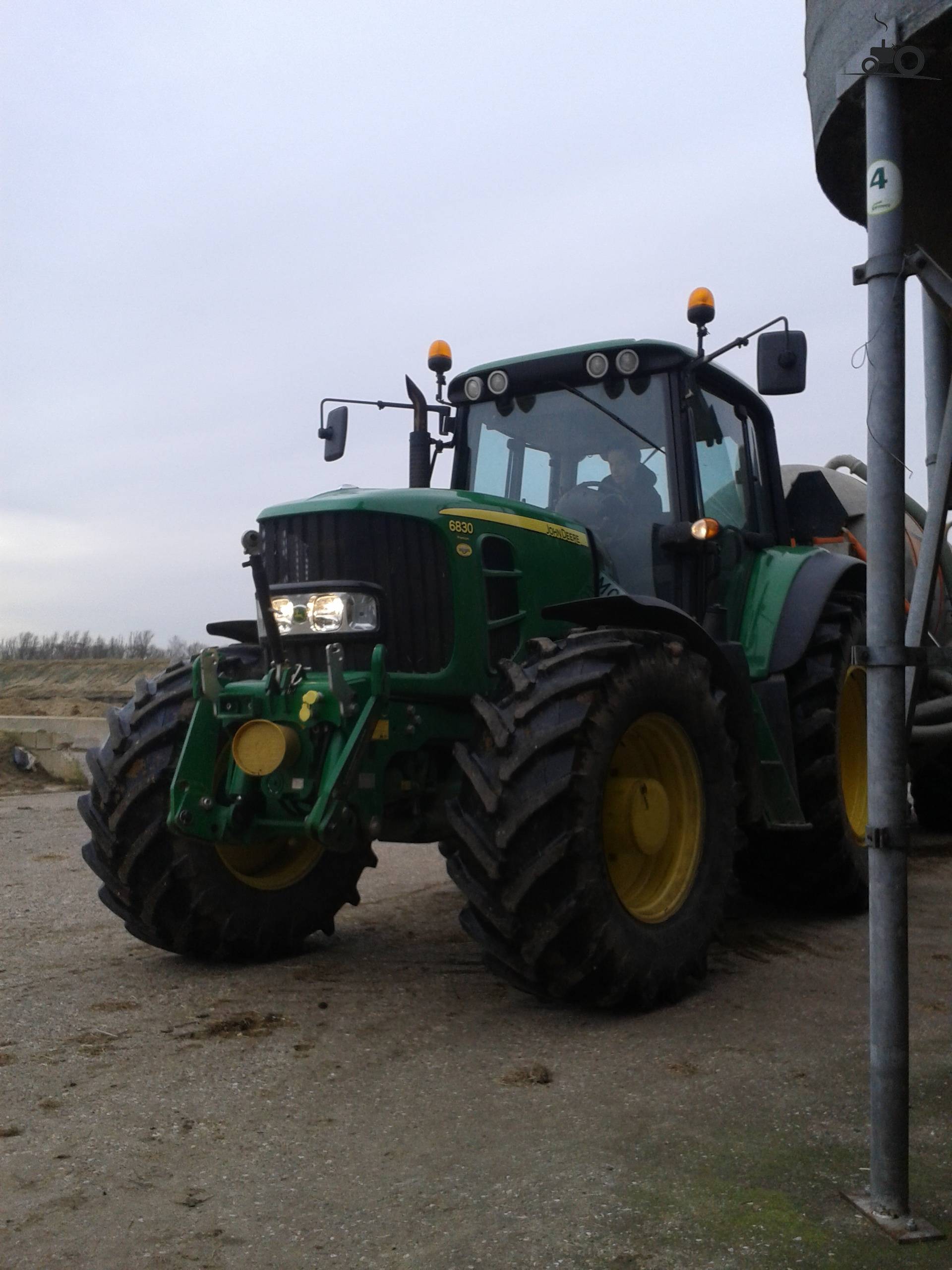 Foto John Deere 6830 Premium #828018
