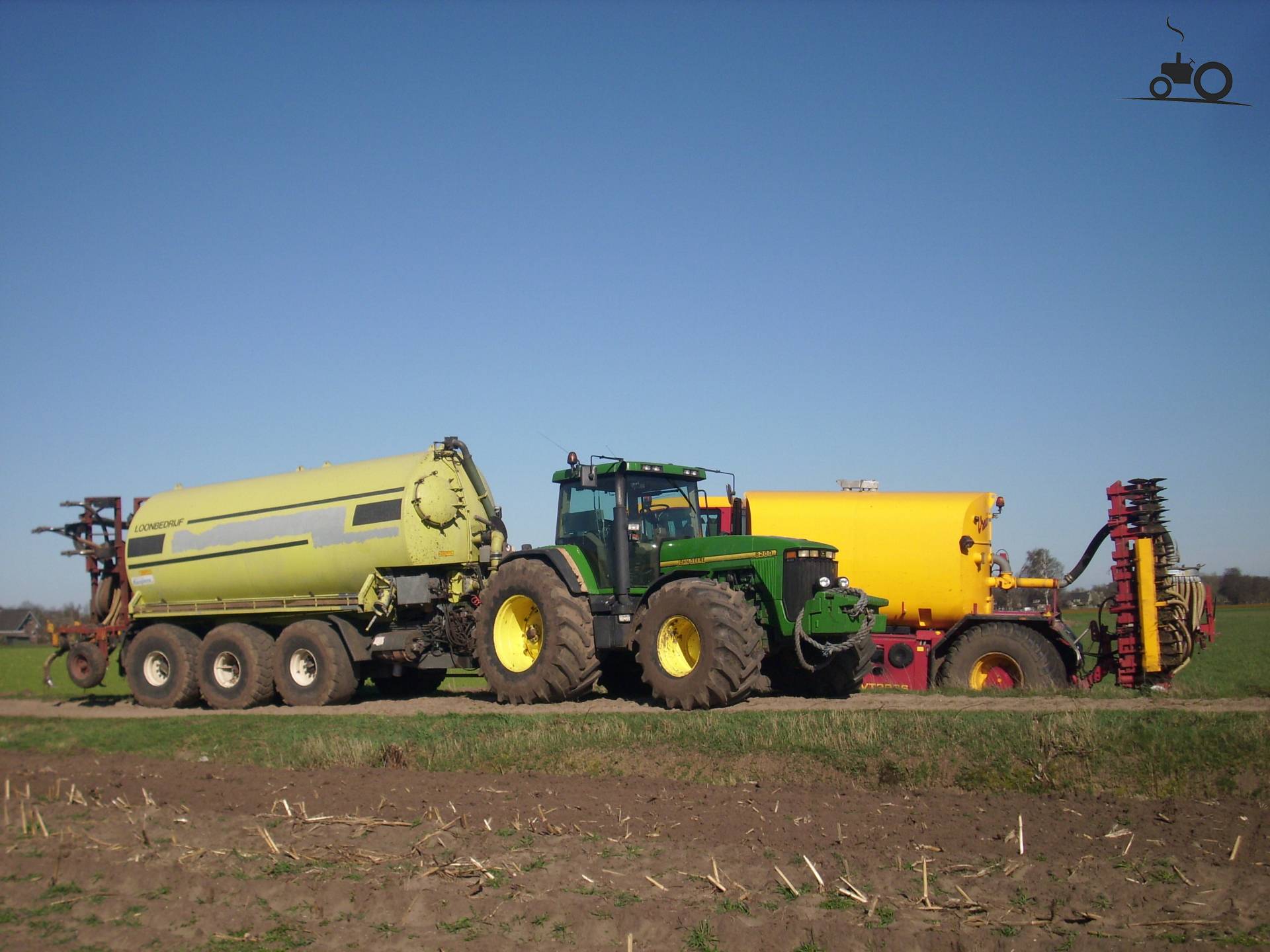 Foto John Deere 8200 van Bosmans Hilvarenbeek