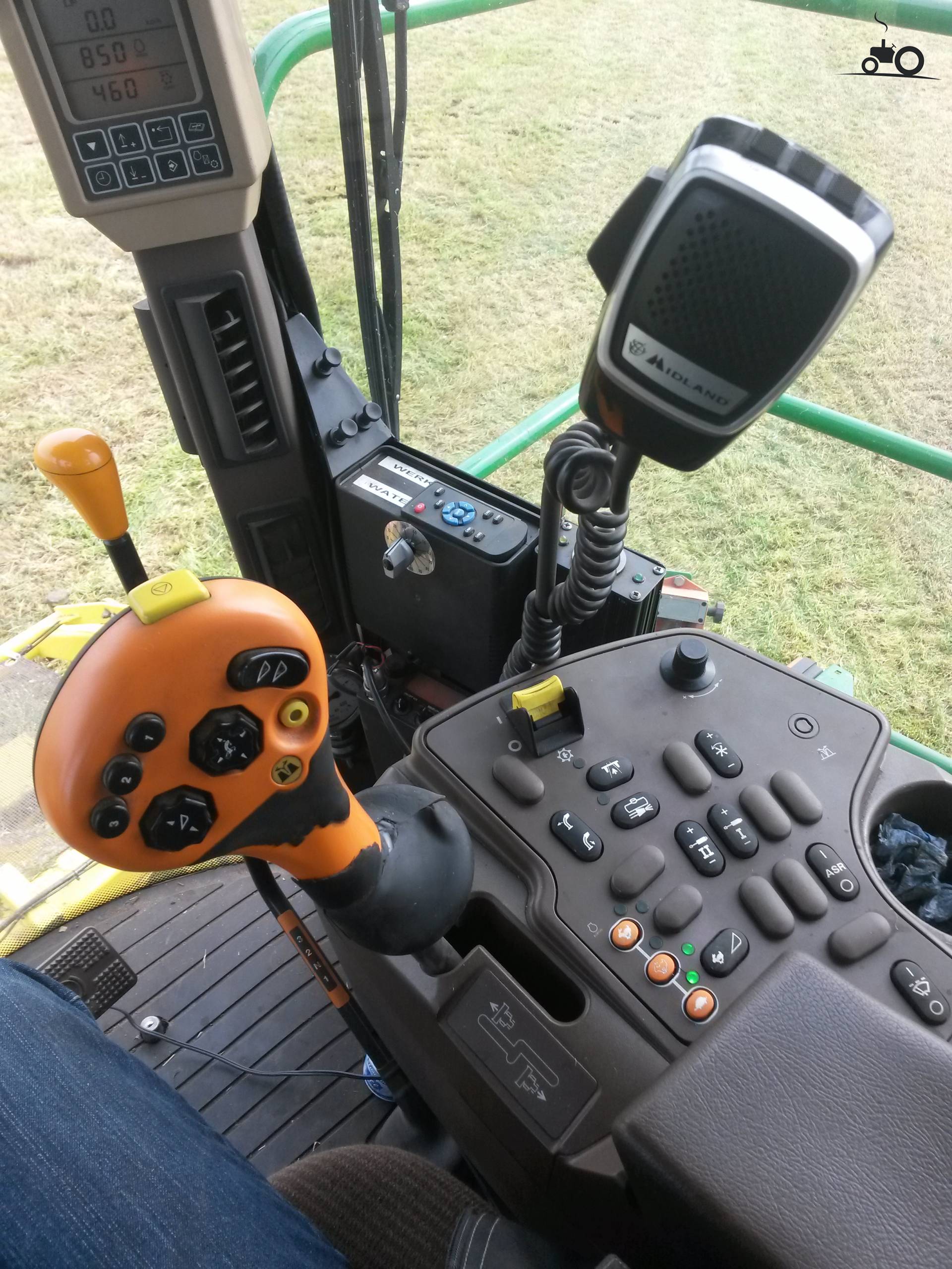 John Deere 7400
