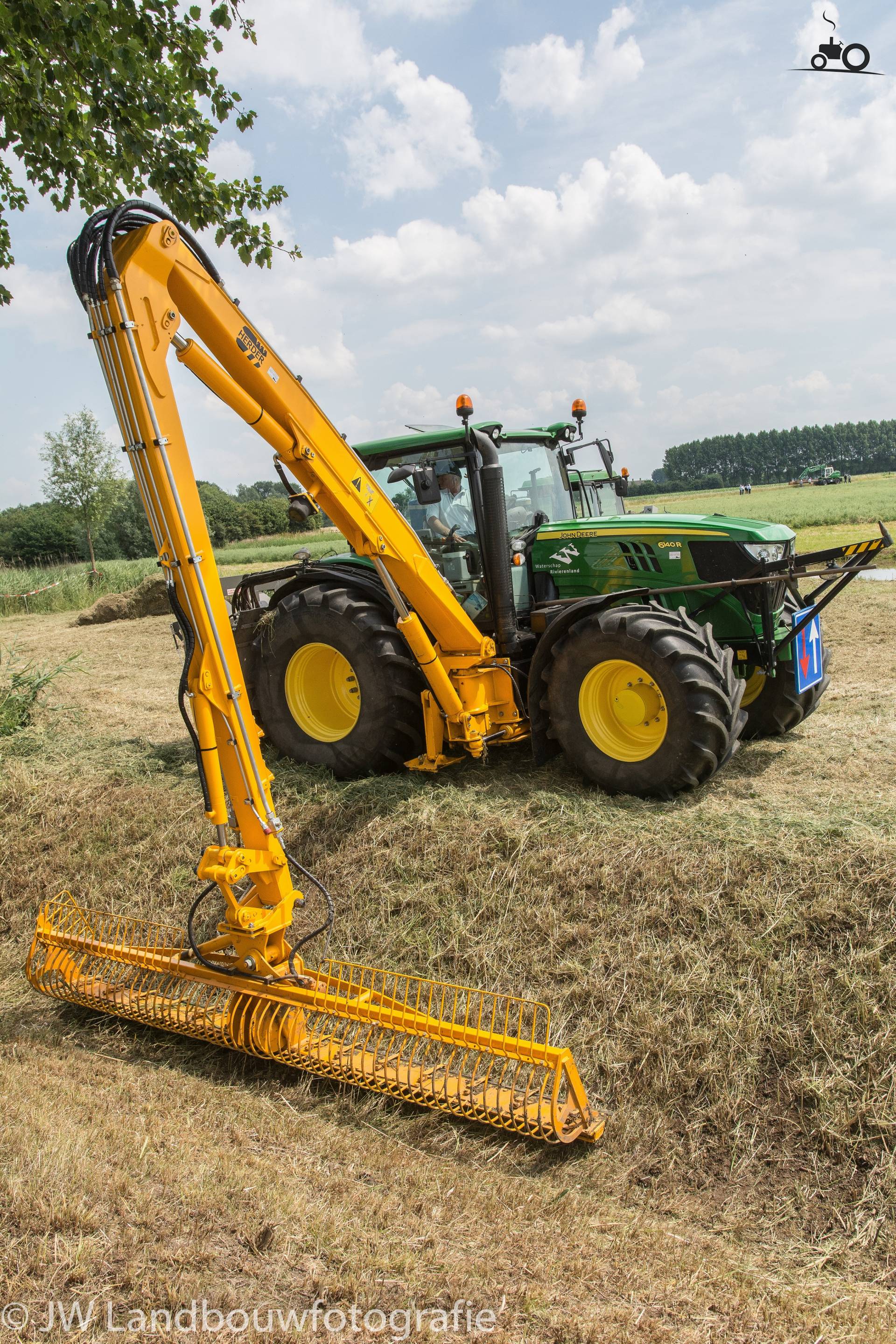 Foto John Deere 6140R #854449