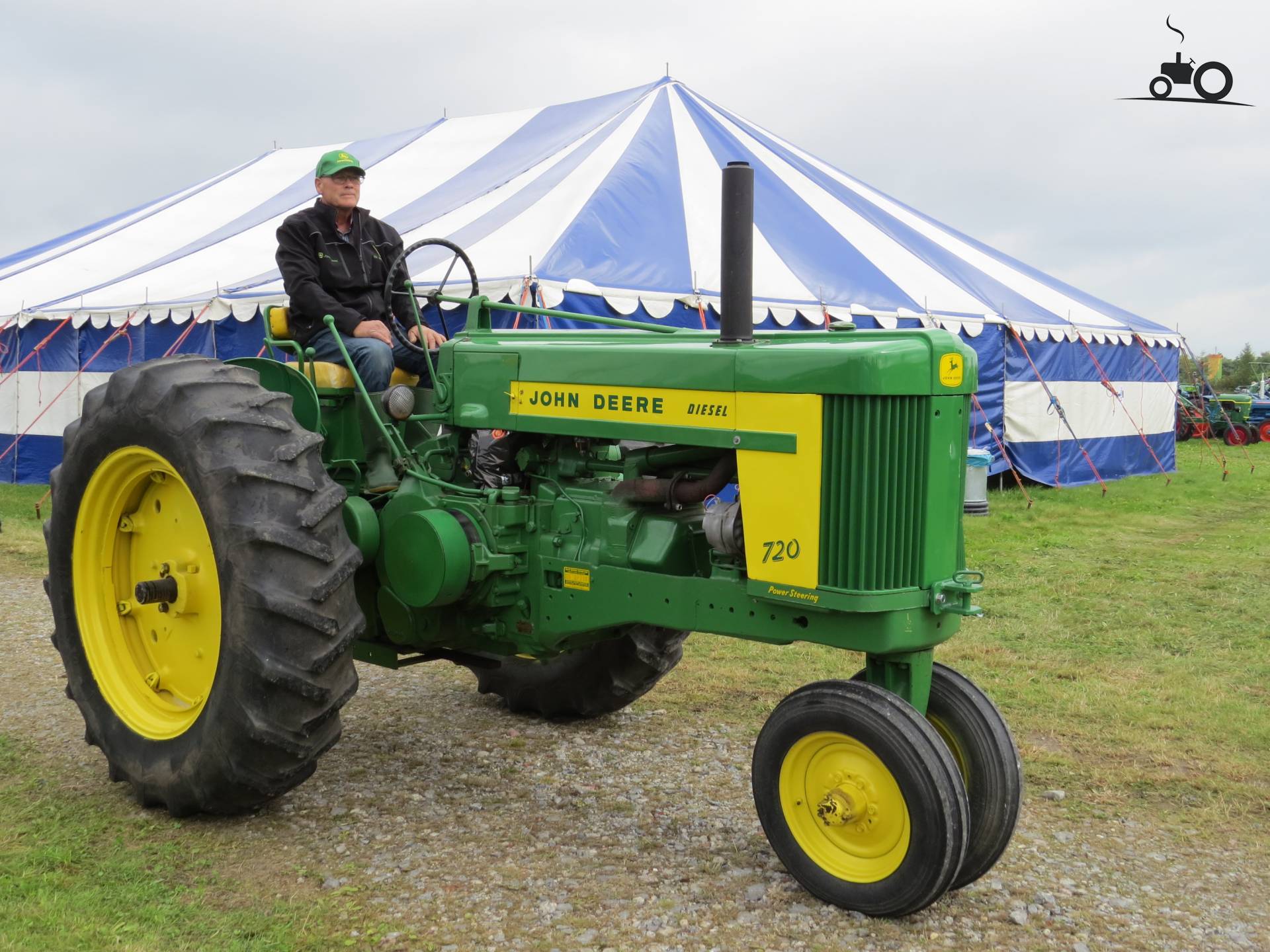 Foto John Deere 720 #868150