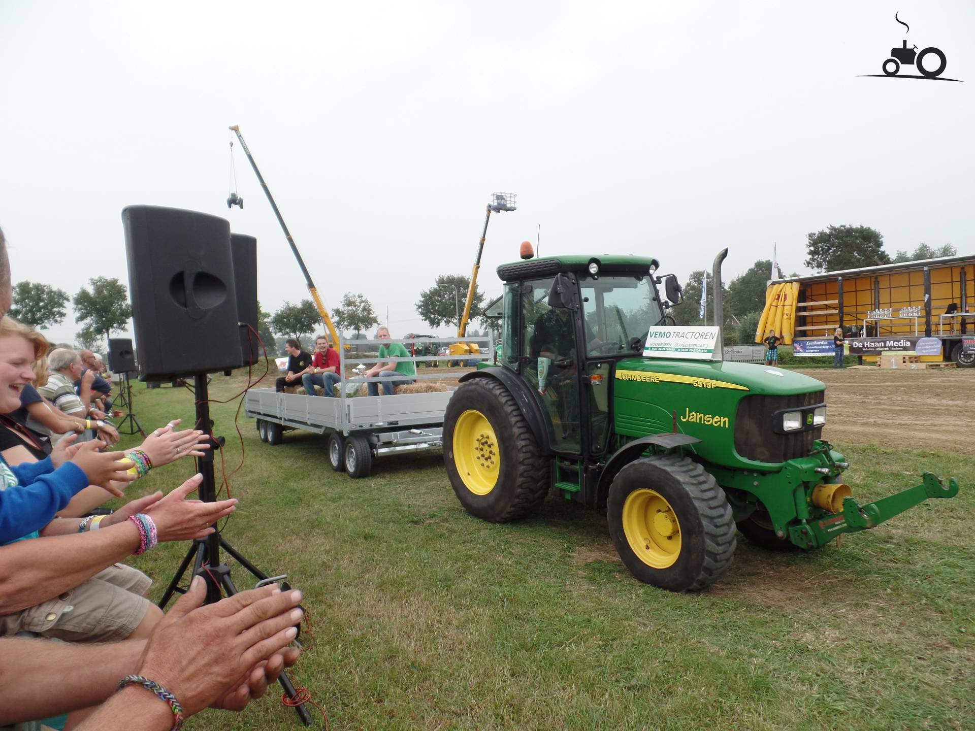 John Deere 5515