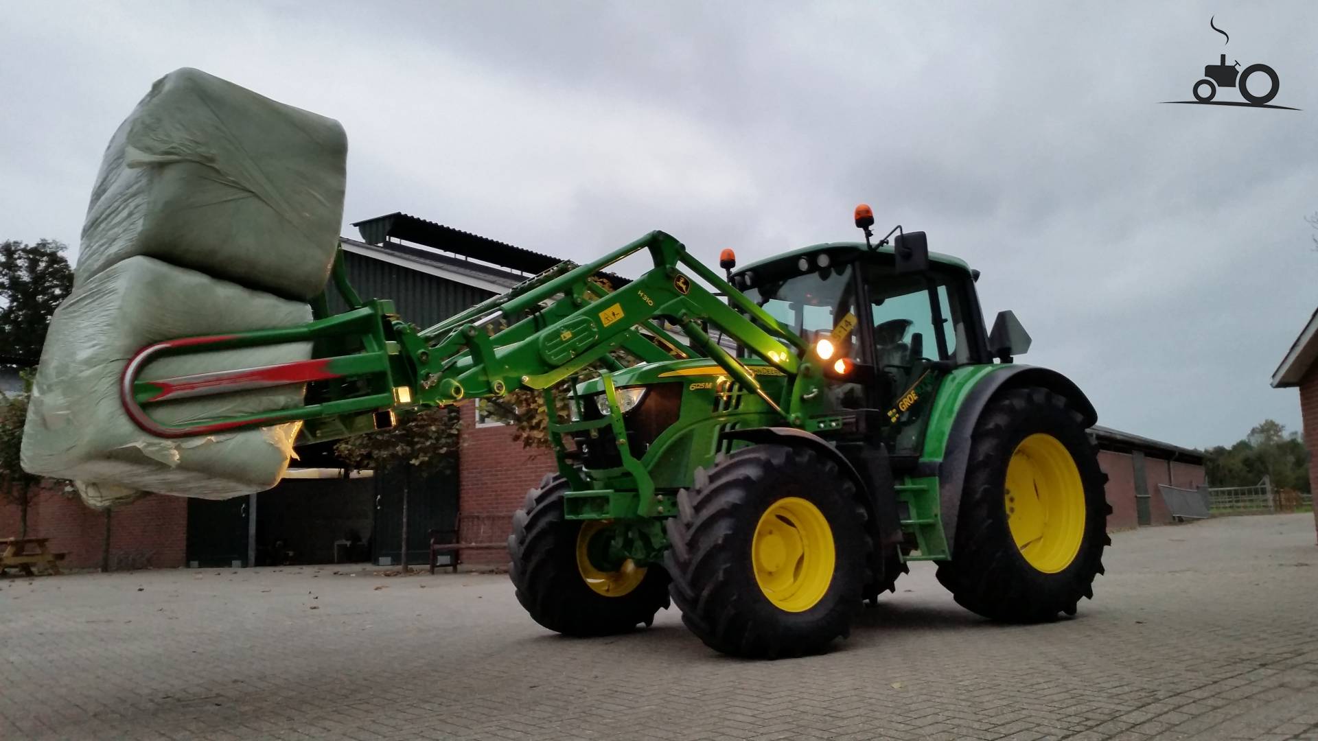 Foto John Deere 6125M #878023