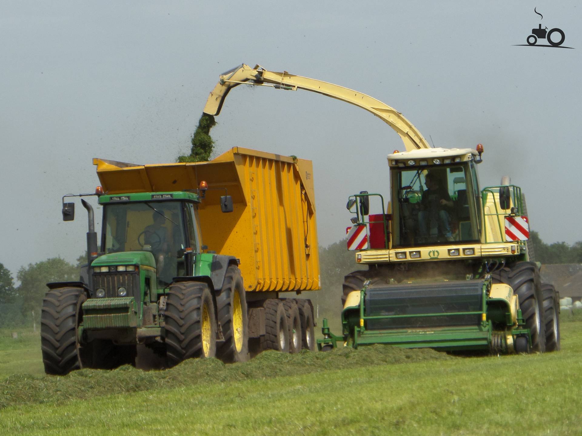 Foto John Deere 8200 van Bosmans Hilvarenbeek