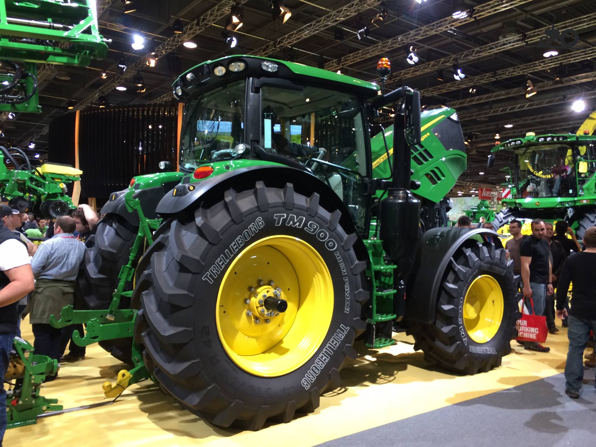 John Deere 6215R - United Kingdom - Tractor picture #903243