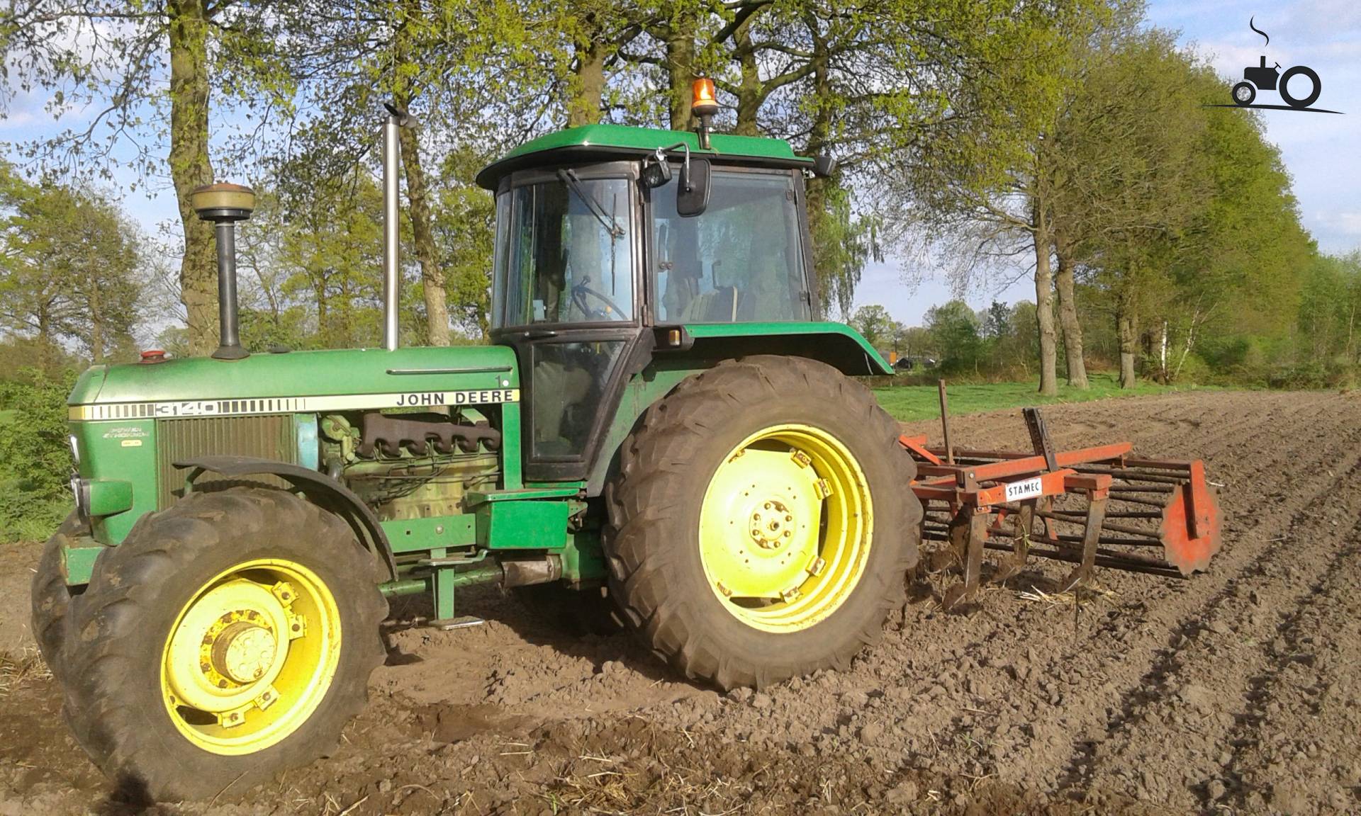 Foto John Deere 3140 #911253