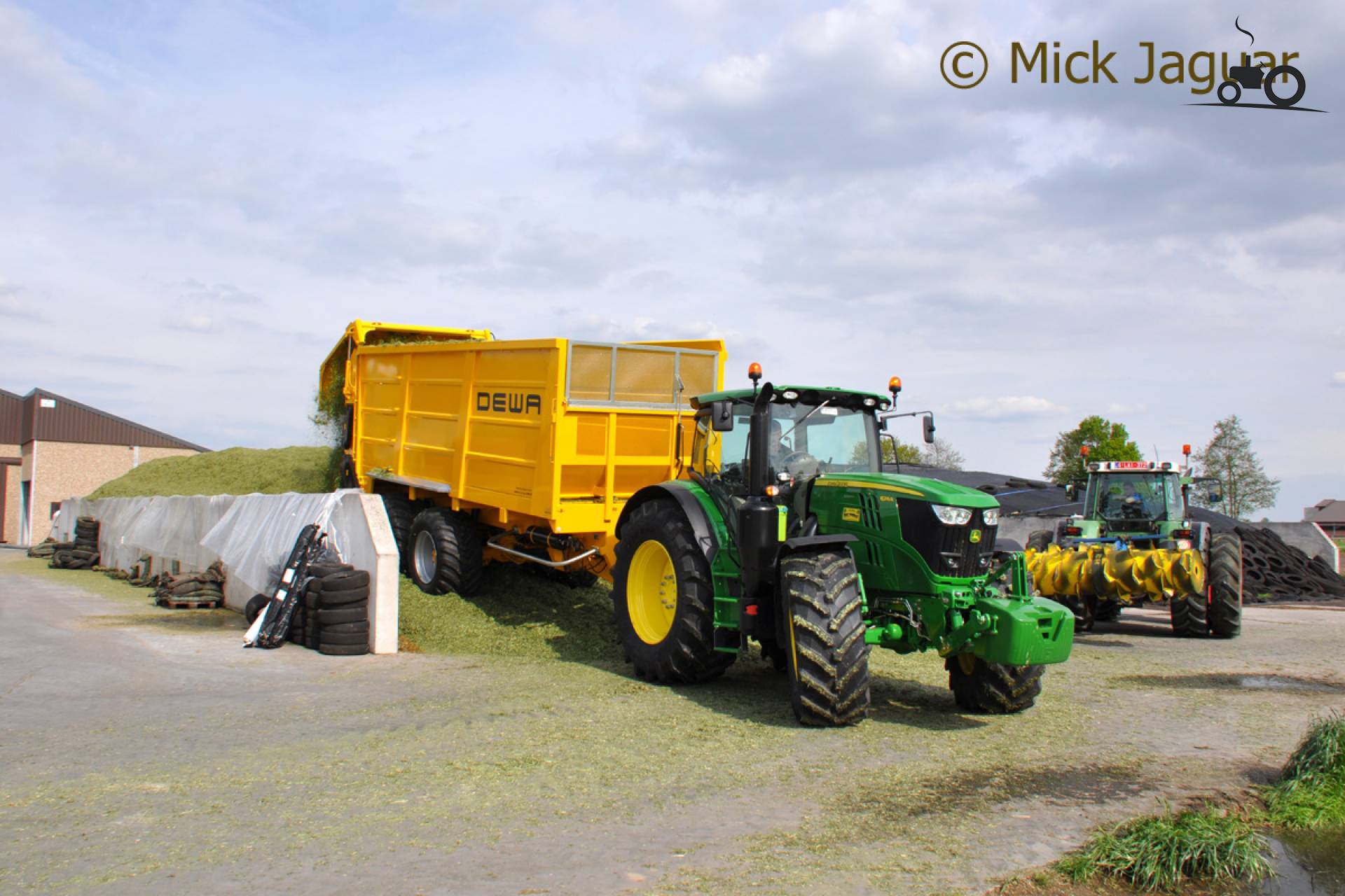 John Deere 6215R - United Kingdom - Tractor picture #913118