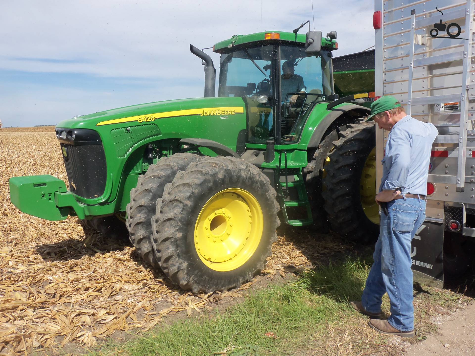 John Deere 8420 - United Kingdom - Tractor picture #917369