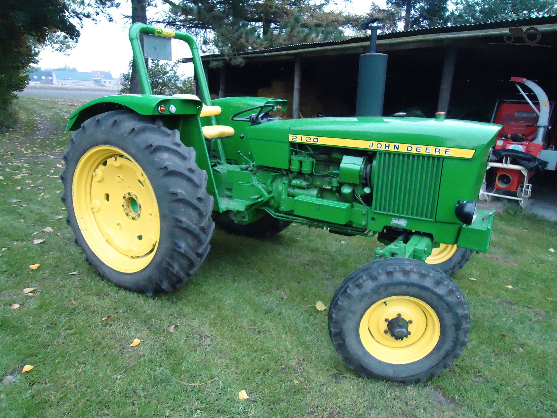 John Deere 2120 - United Kingdom - Tractor picture #938927