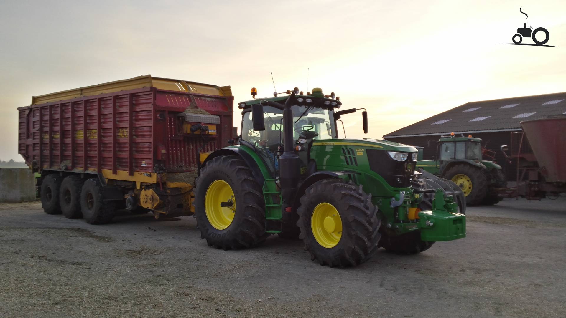 Foto John Deere 6215R #942388