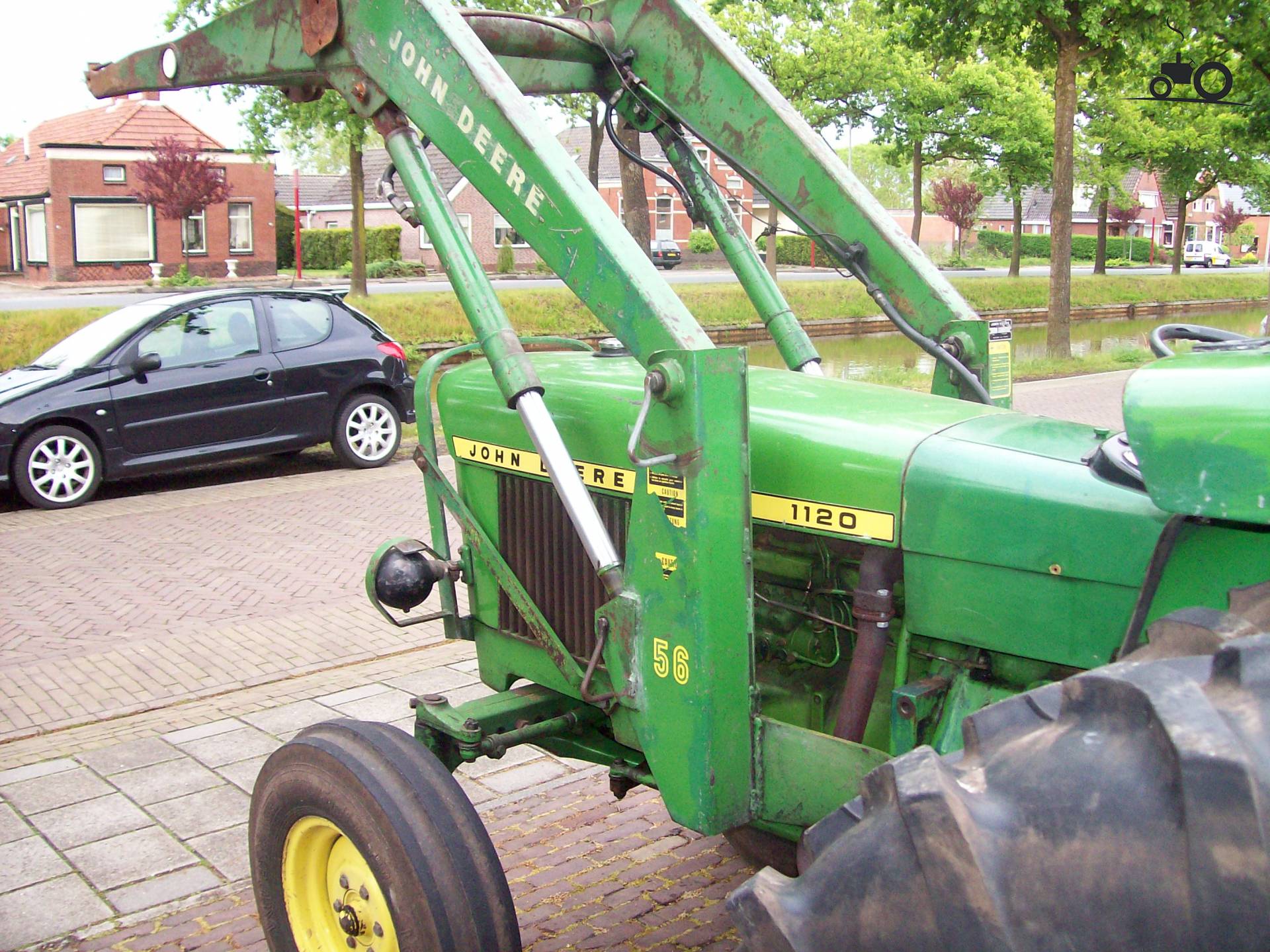 John Deere 1120
