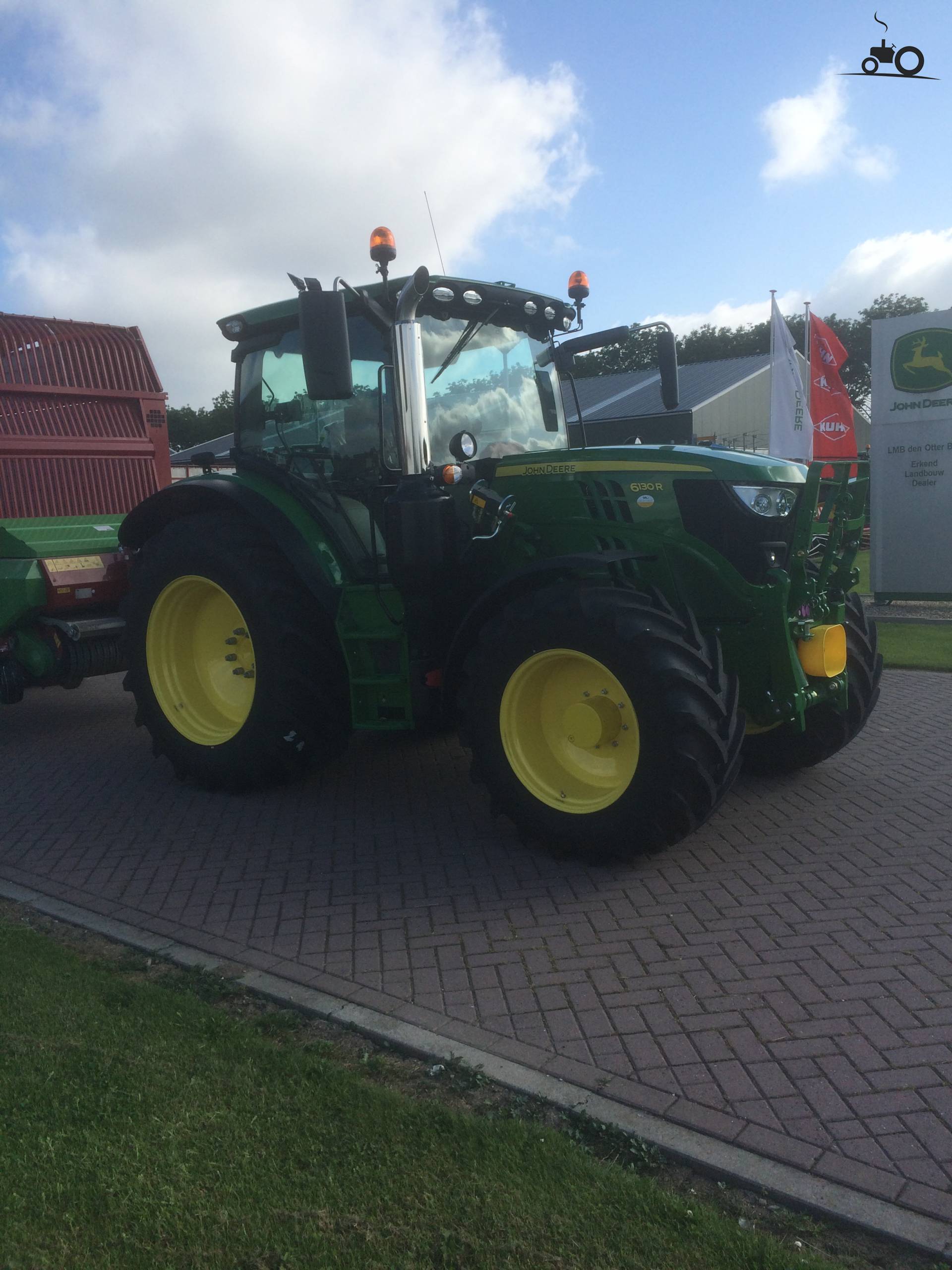 Foto John Deere 6130R #981673