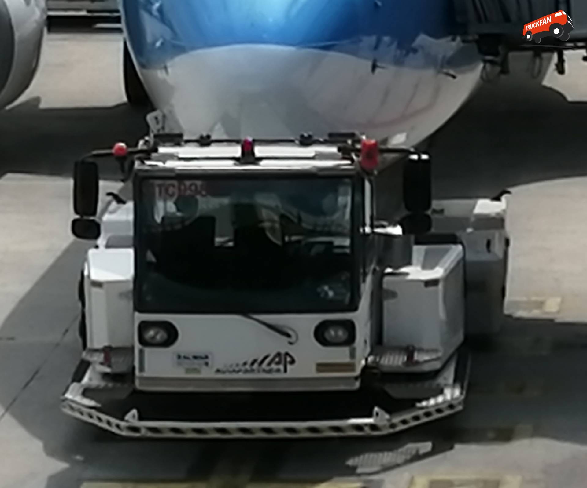 Kalmar vliegtuigtrekker