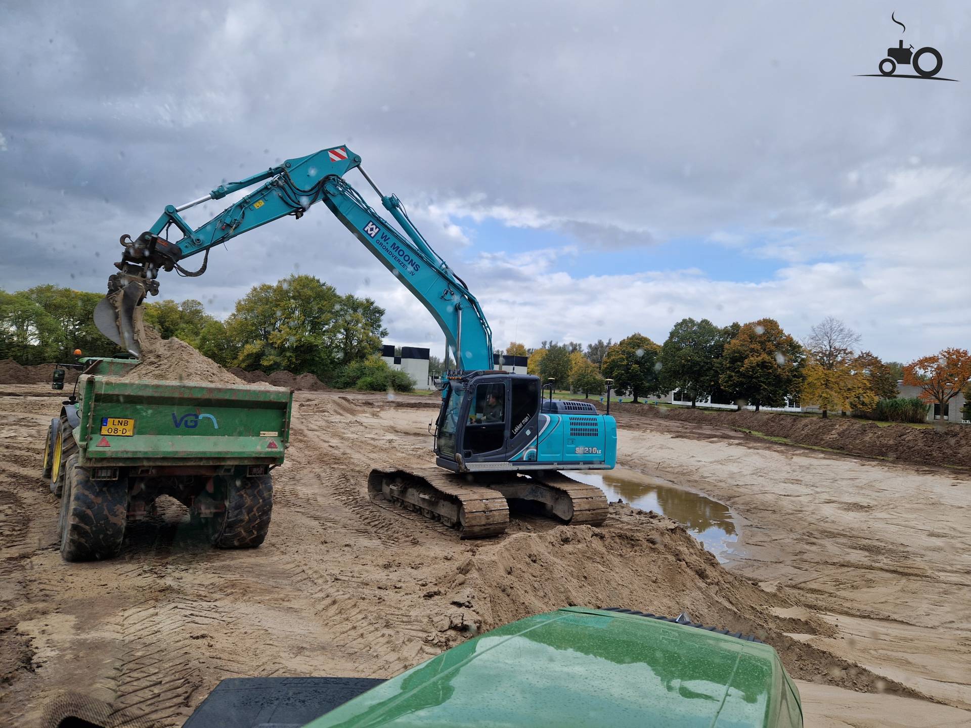Foto Kobelco SK 210 LC #1590851