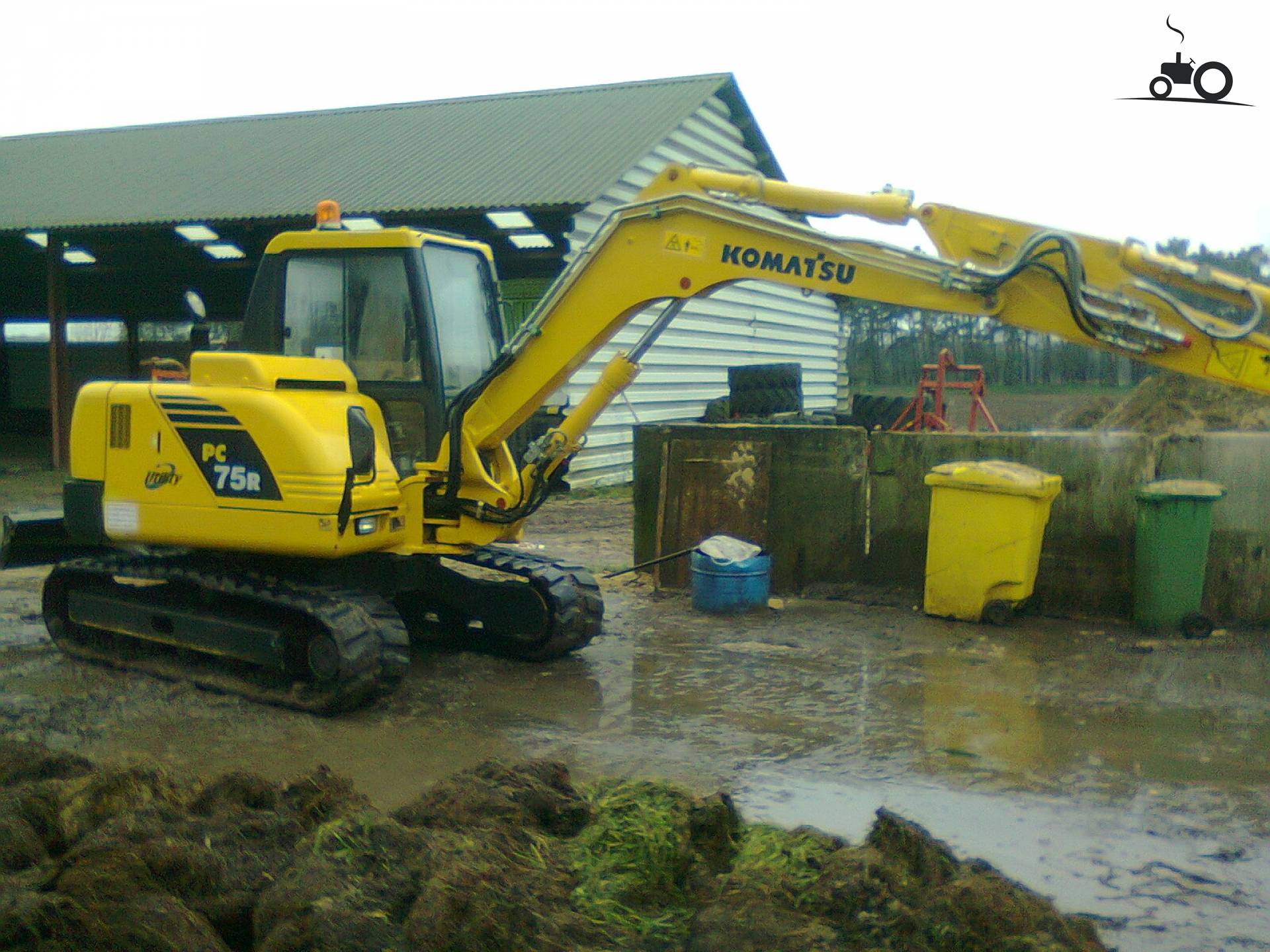 Foto Komatsu PC 75 R #428276