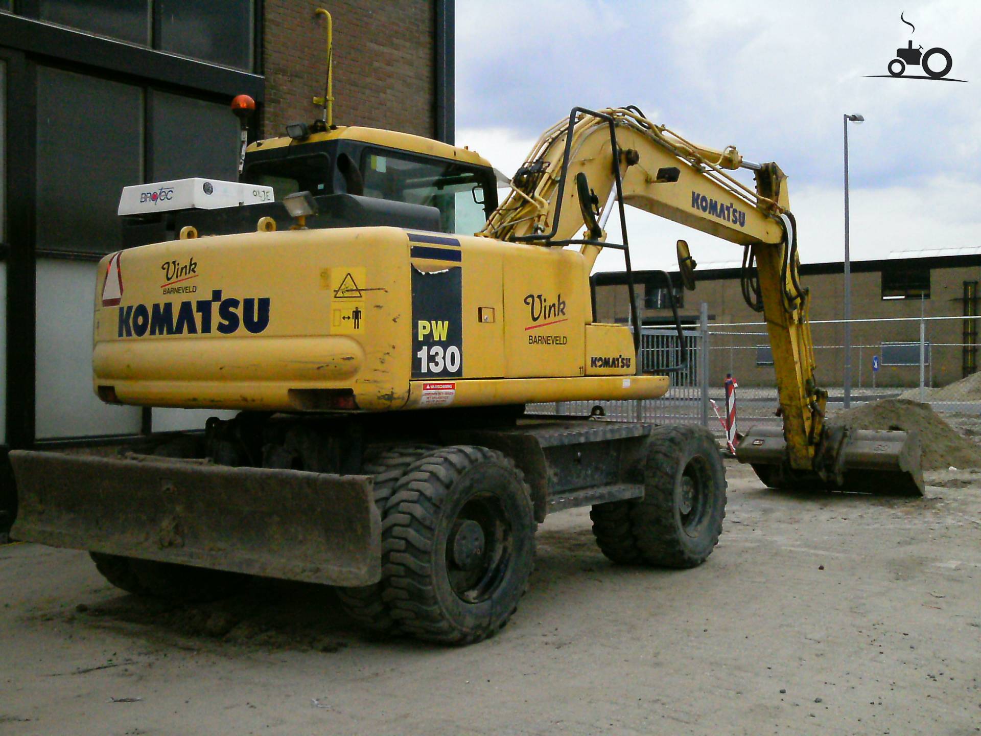Foto Komatsu pw 130 #879723