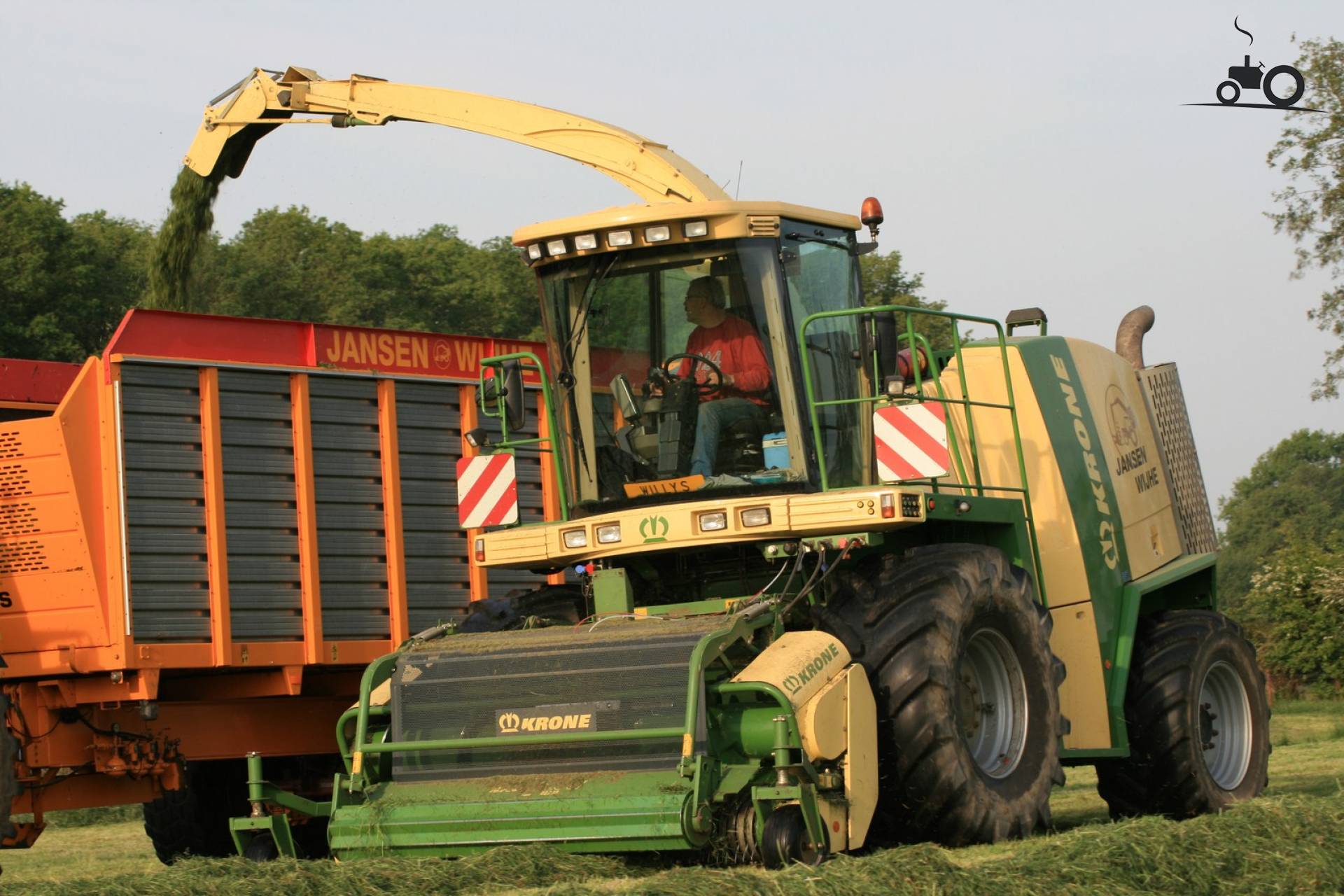 Krone Big X V8 Fanclub - Specificaties, Foto's, Reviews & Forum