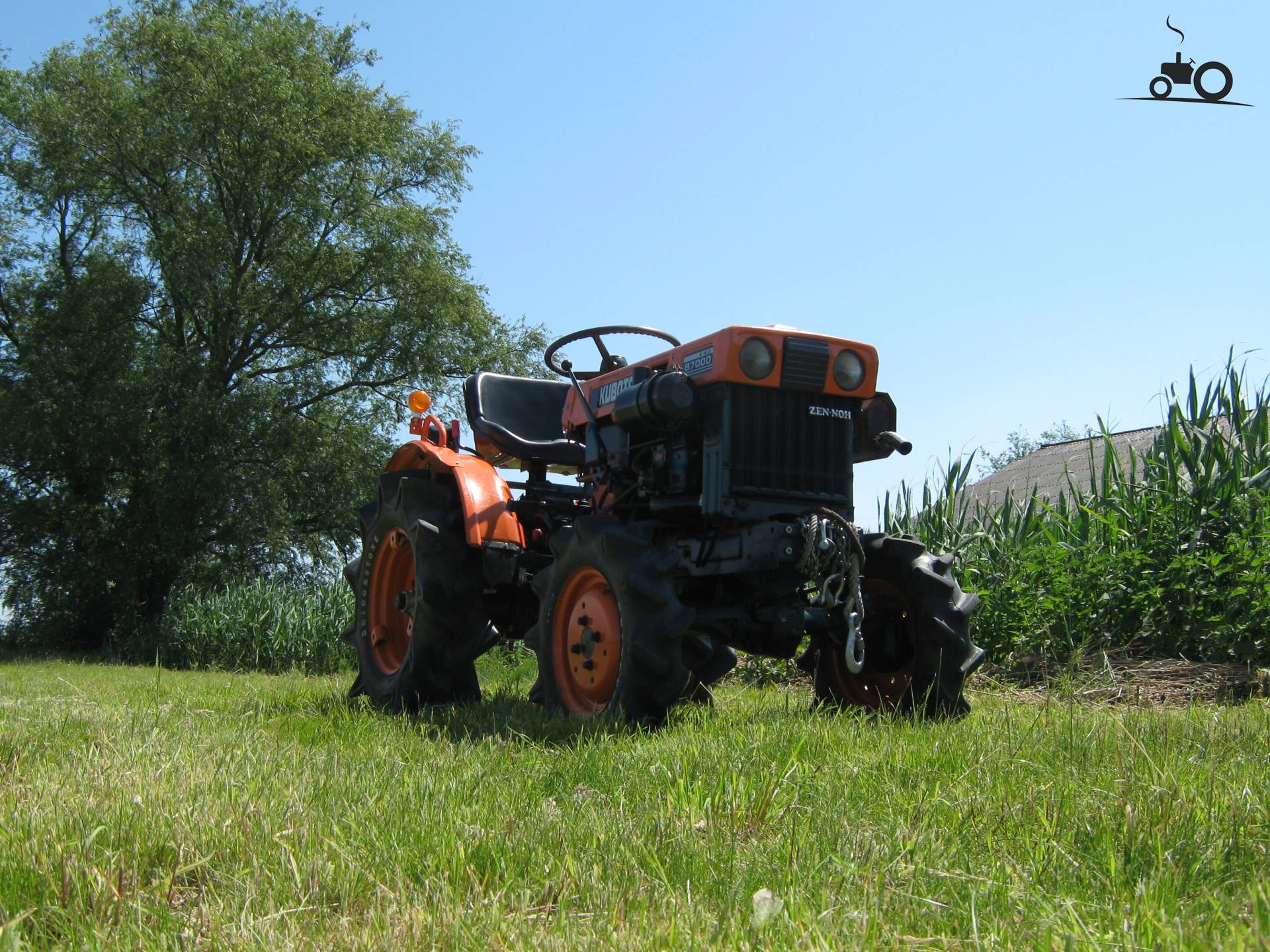 Foto Kubota B7000 #238744