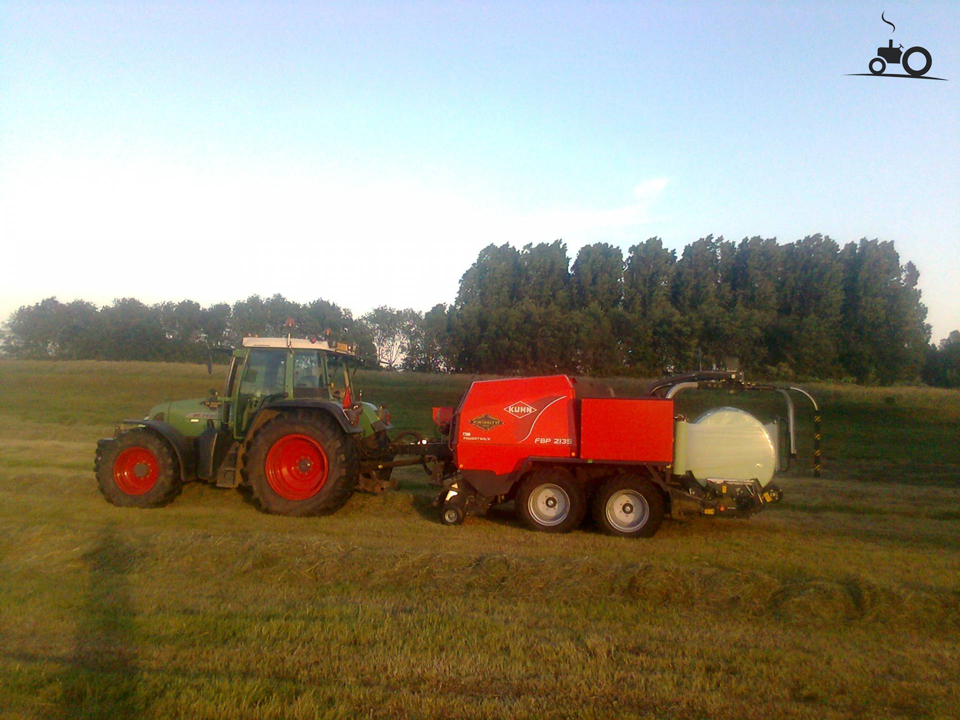 Foto Kuhn Balenpers #497926