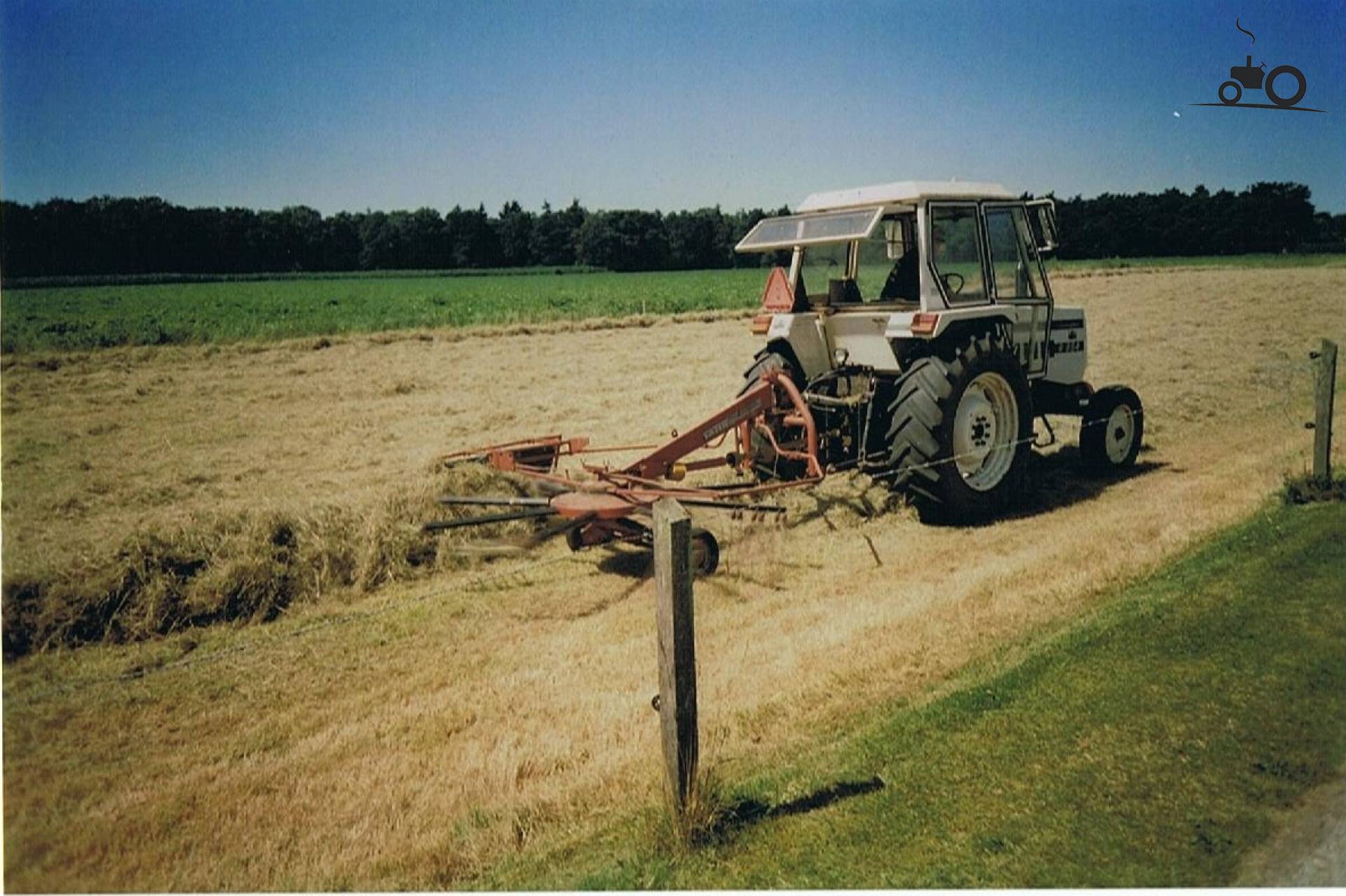 Foto Lamborghini R 854 van Buunk, Hooi -en Strobalenhandel
