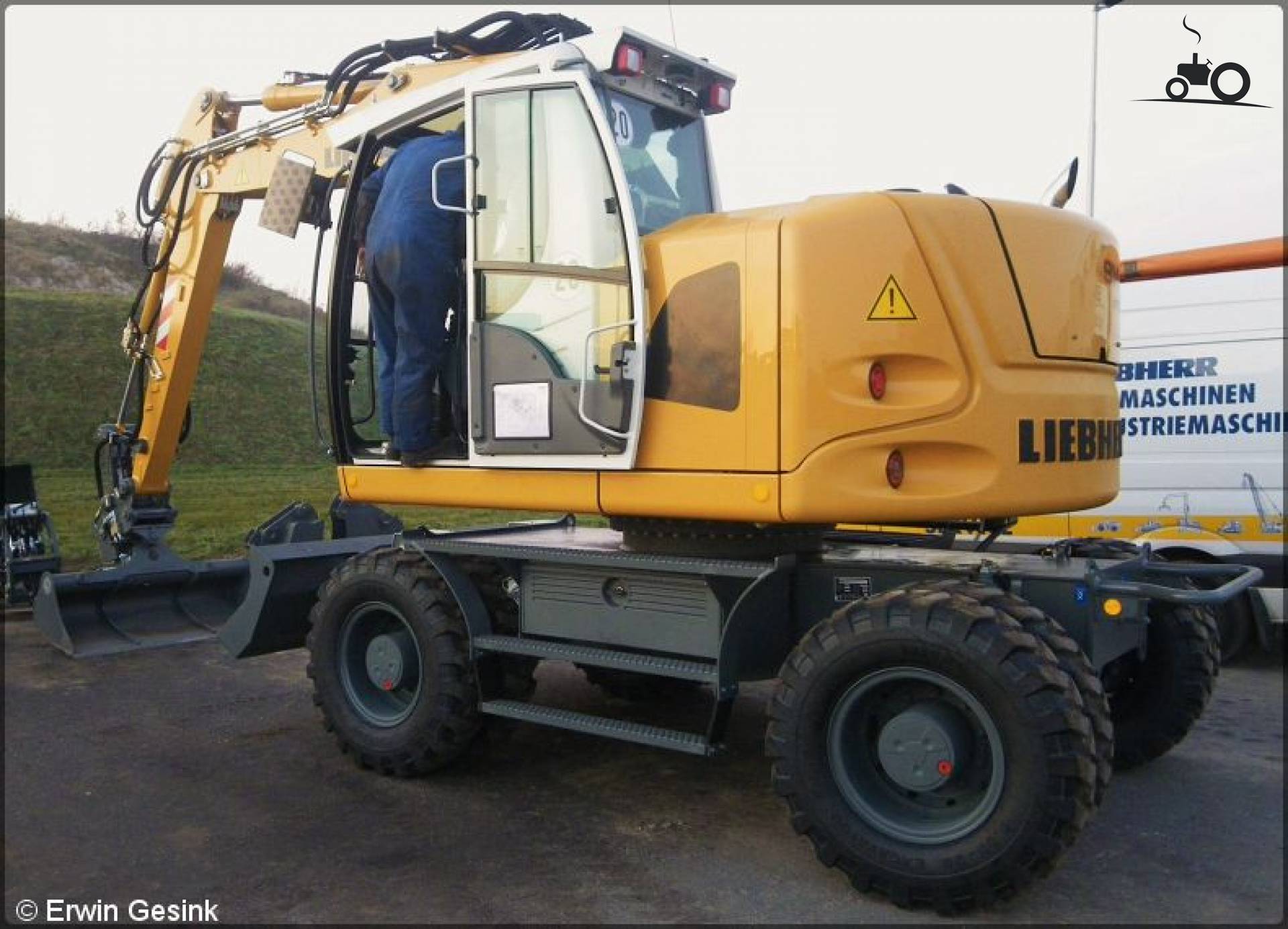 Foto Liebherr 914 Compact #571342