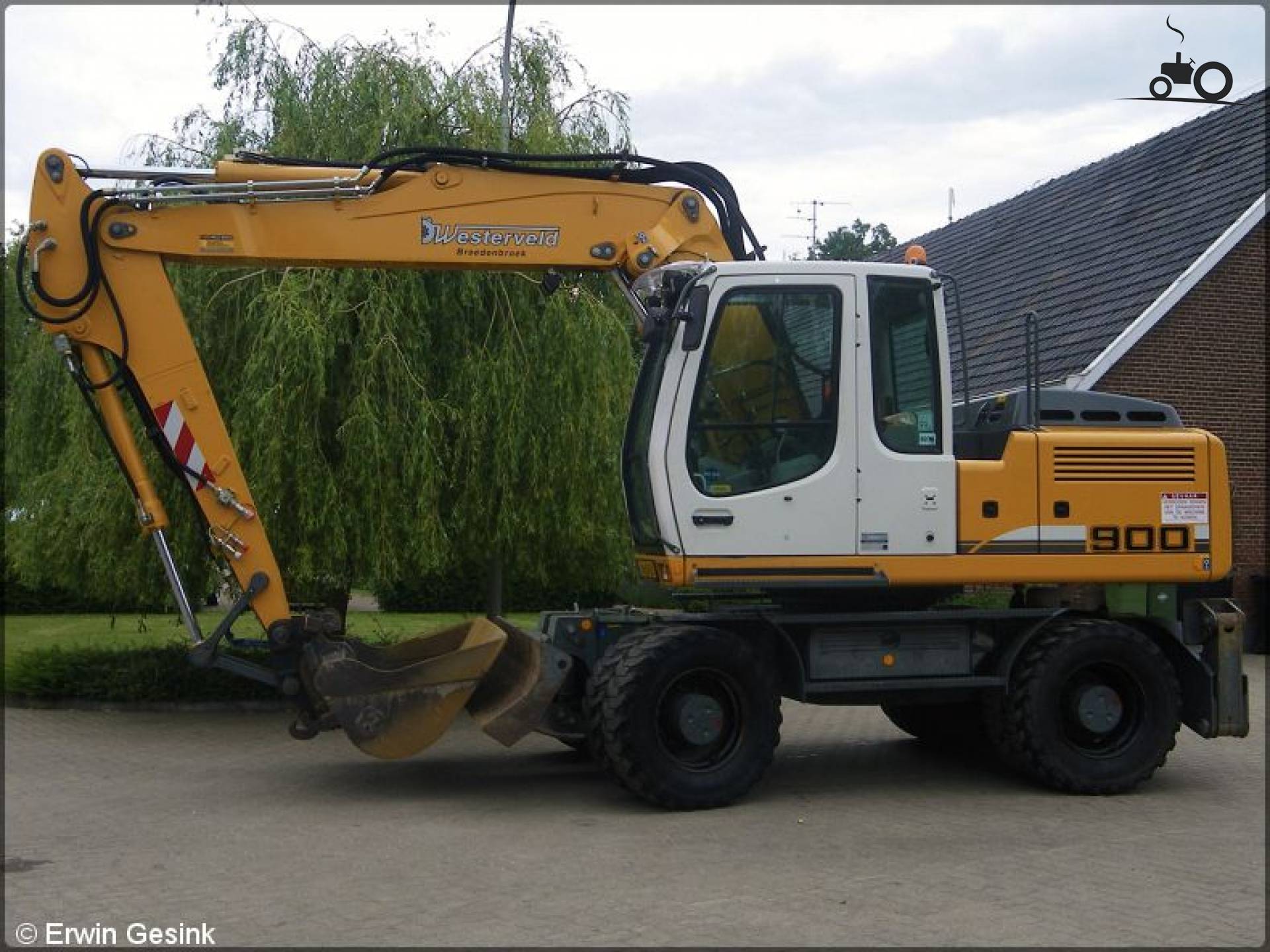 Foto Liebherr 900 litronic van Loon- en Landbouwmechanisatiebedrijf ...