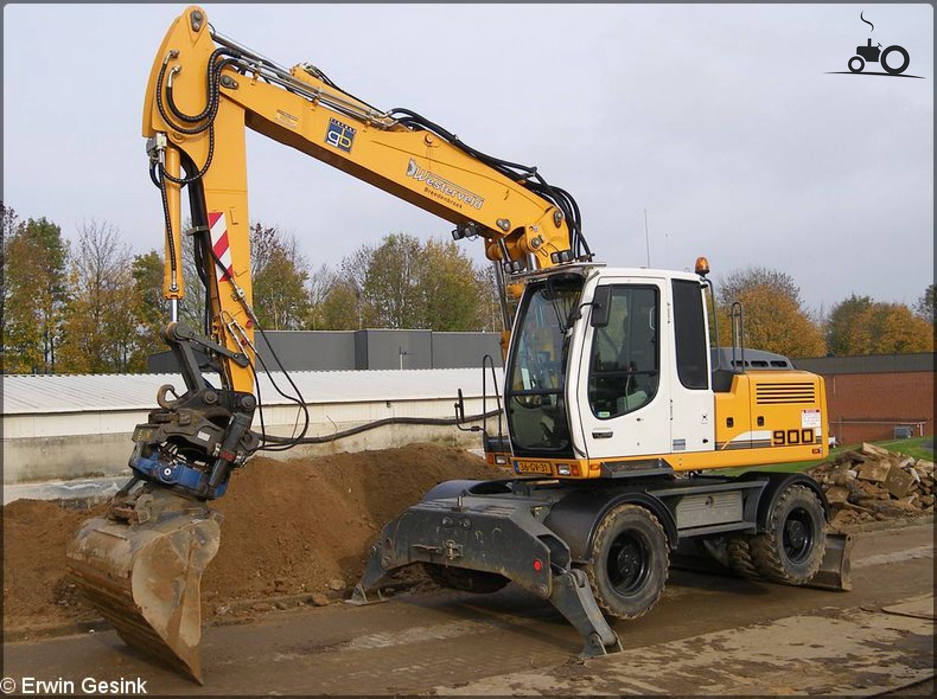 Foto Liebherr 900 litronic van Loon- en Landbouwmechanisatiebedrijf ...