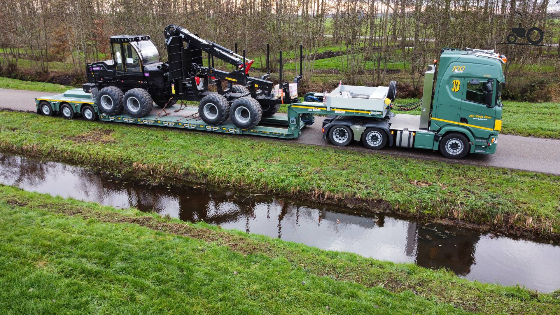 "Lijkt op de achtergrond wel op bleskensgraaf., moo..." — Adrie Van Diejen