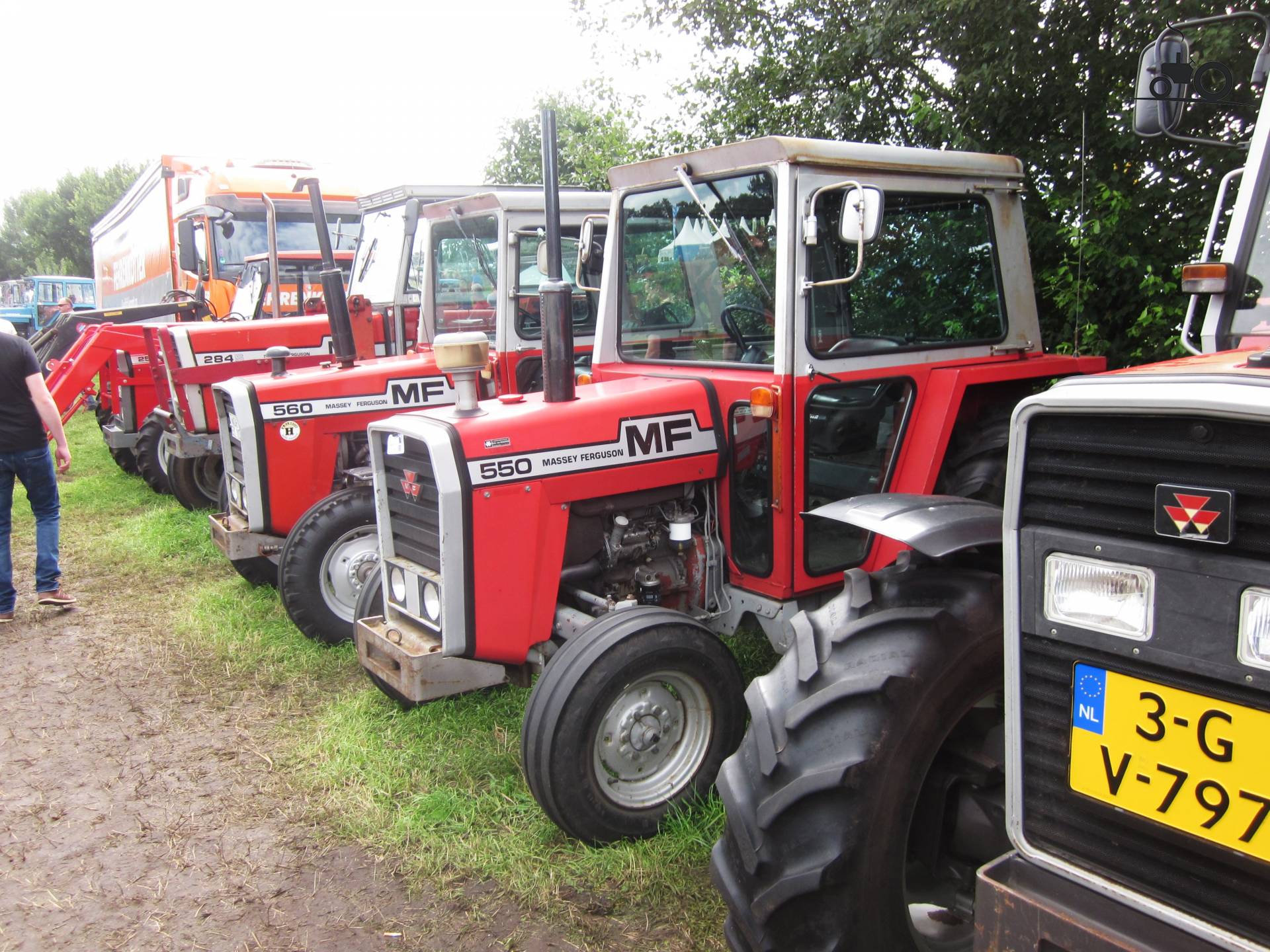 Foto Massey Ferguson 550 #1201914