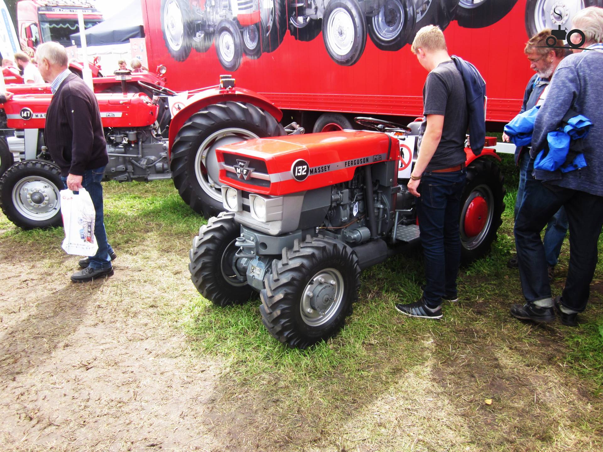 Foto Massey Ferguson 132 #1203423