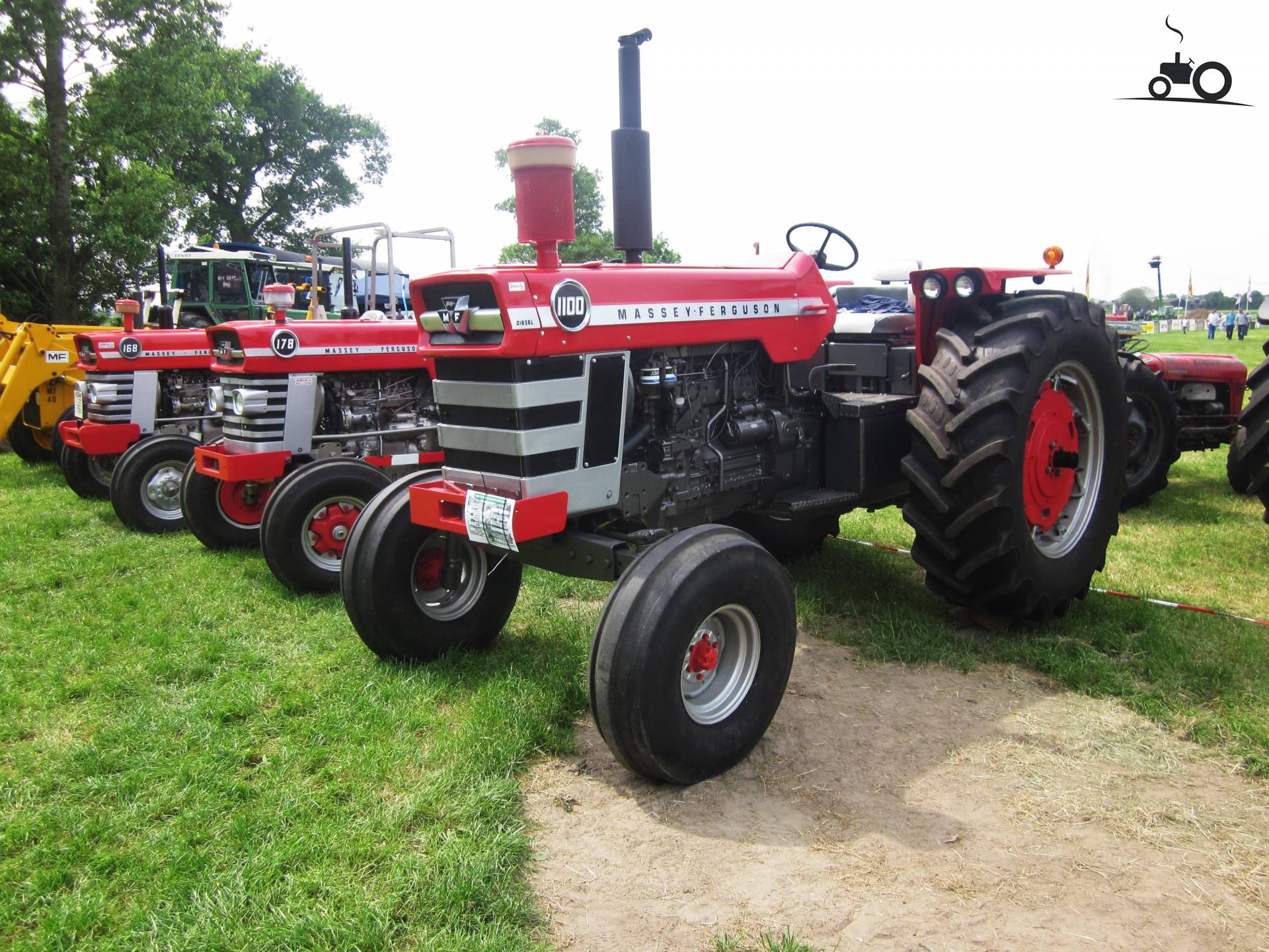 Foto Massey Ferguson 1100 #1231997