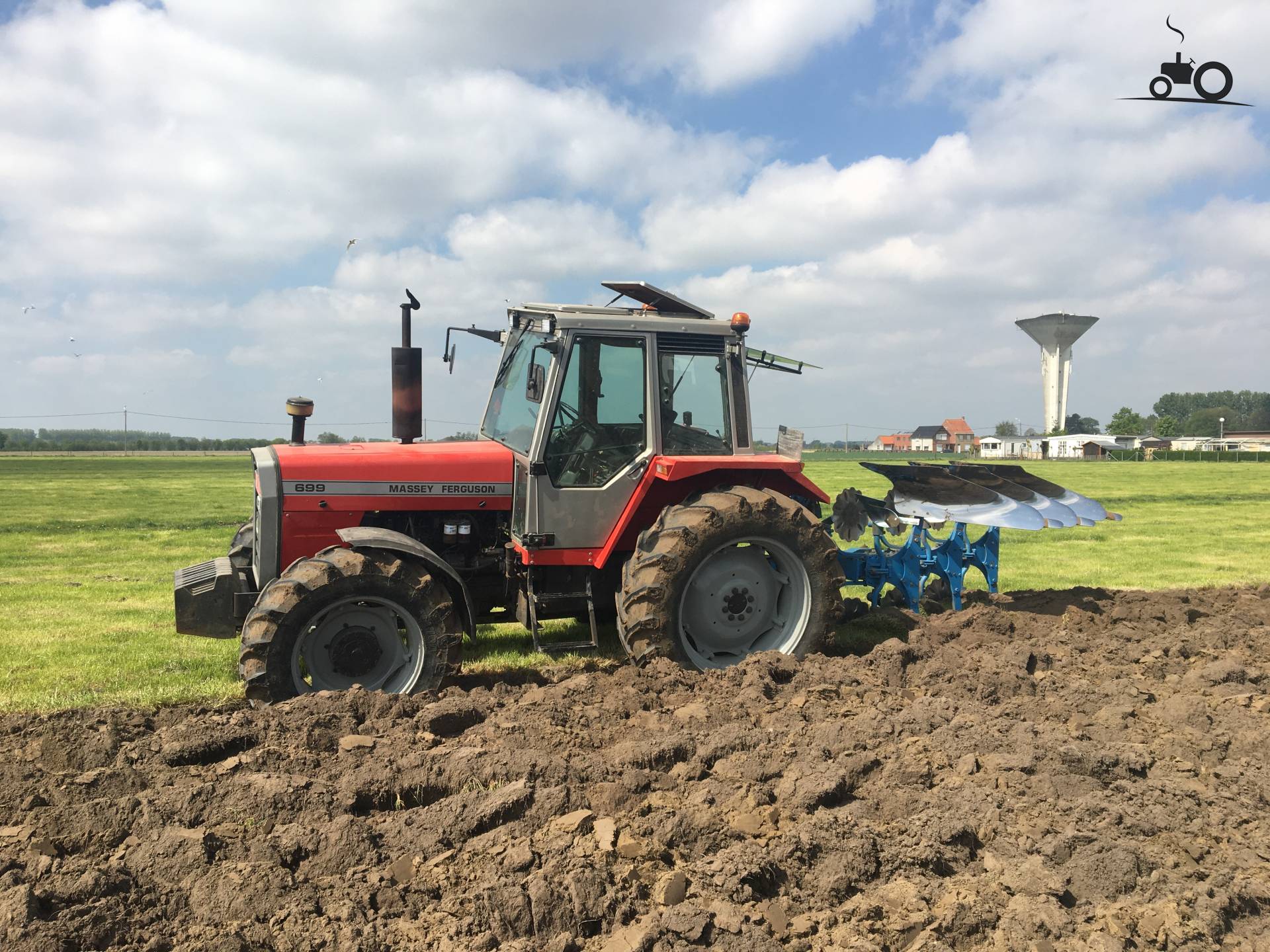 Foto Massey Ferguson 699 #1347676