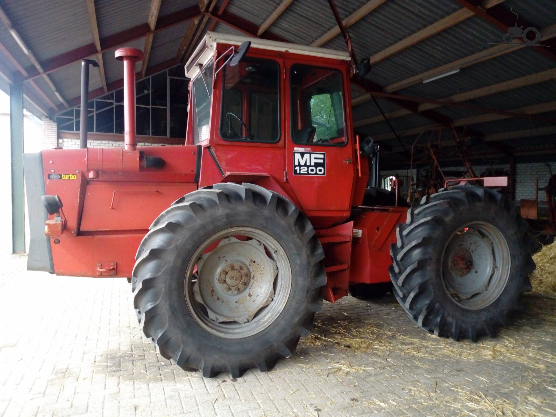 Massey Ferguson 1200