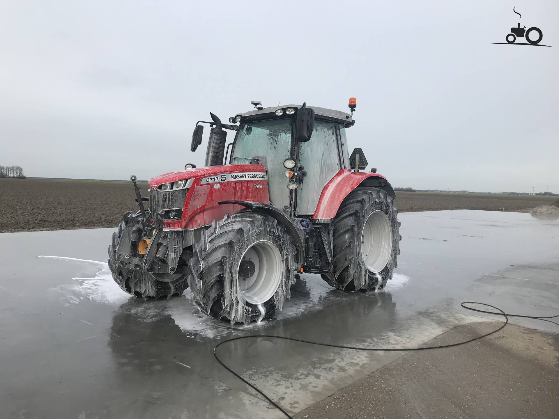 Massey Ferguson 6713