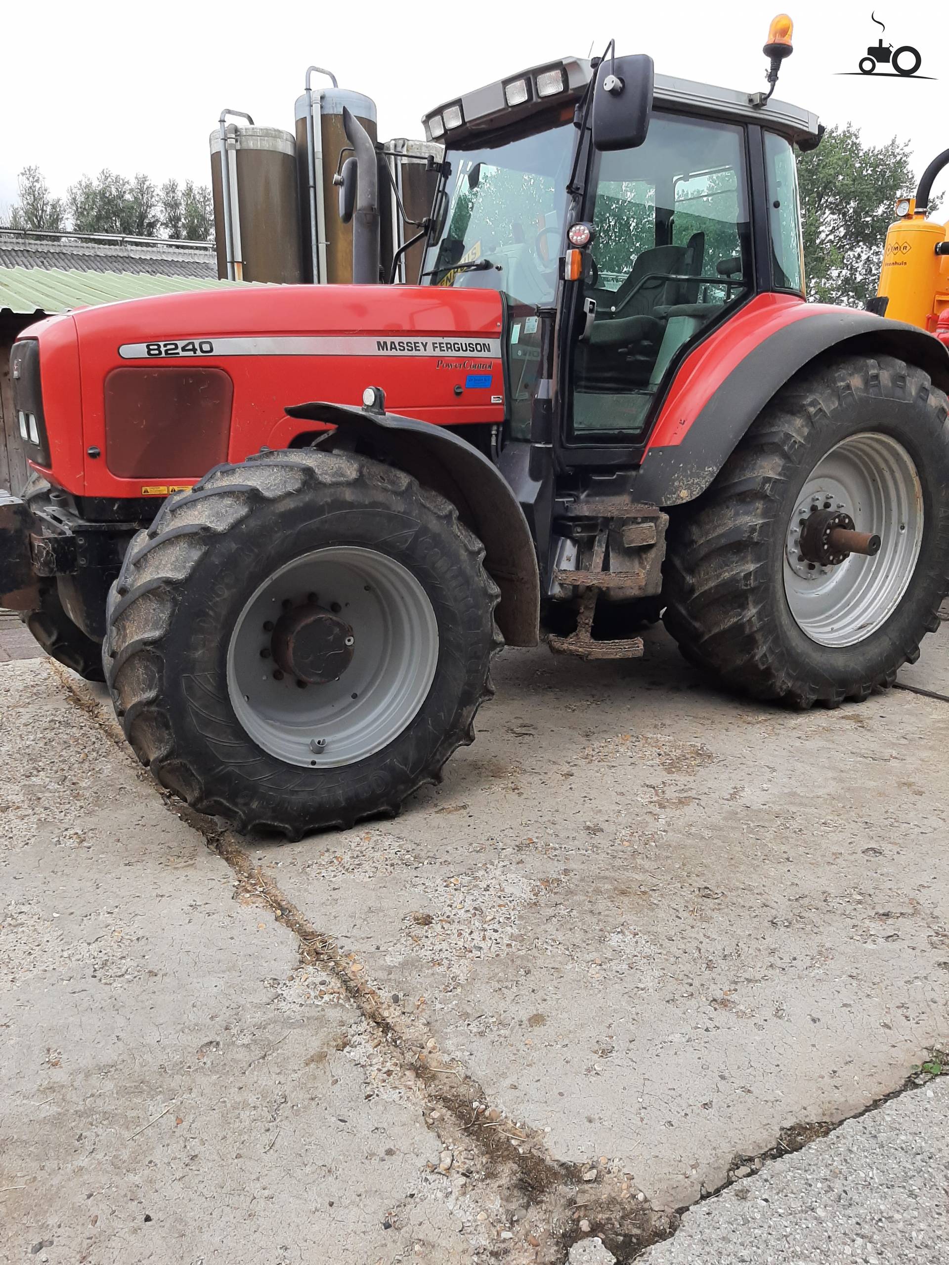 Foto Massey Ferguson 8240 #1486741