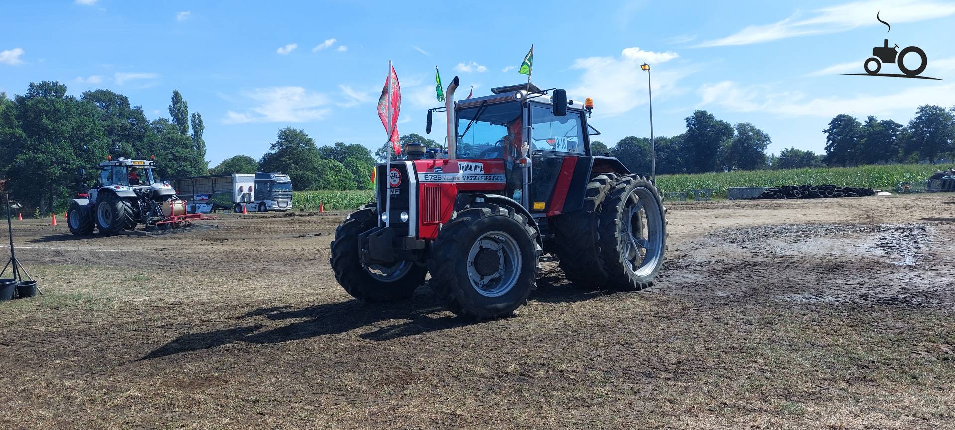 Foto Massey Ferguson 2725 #1487115