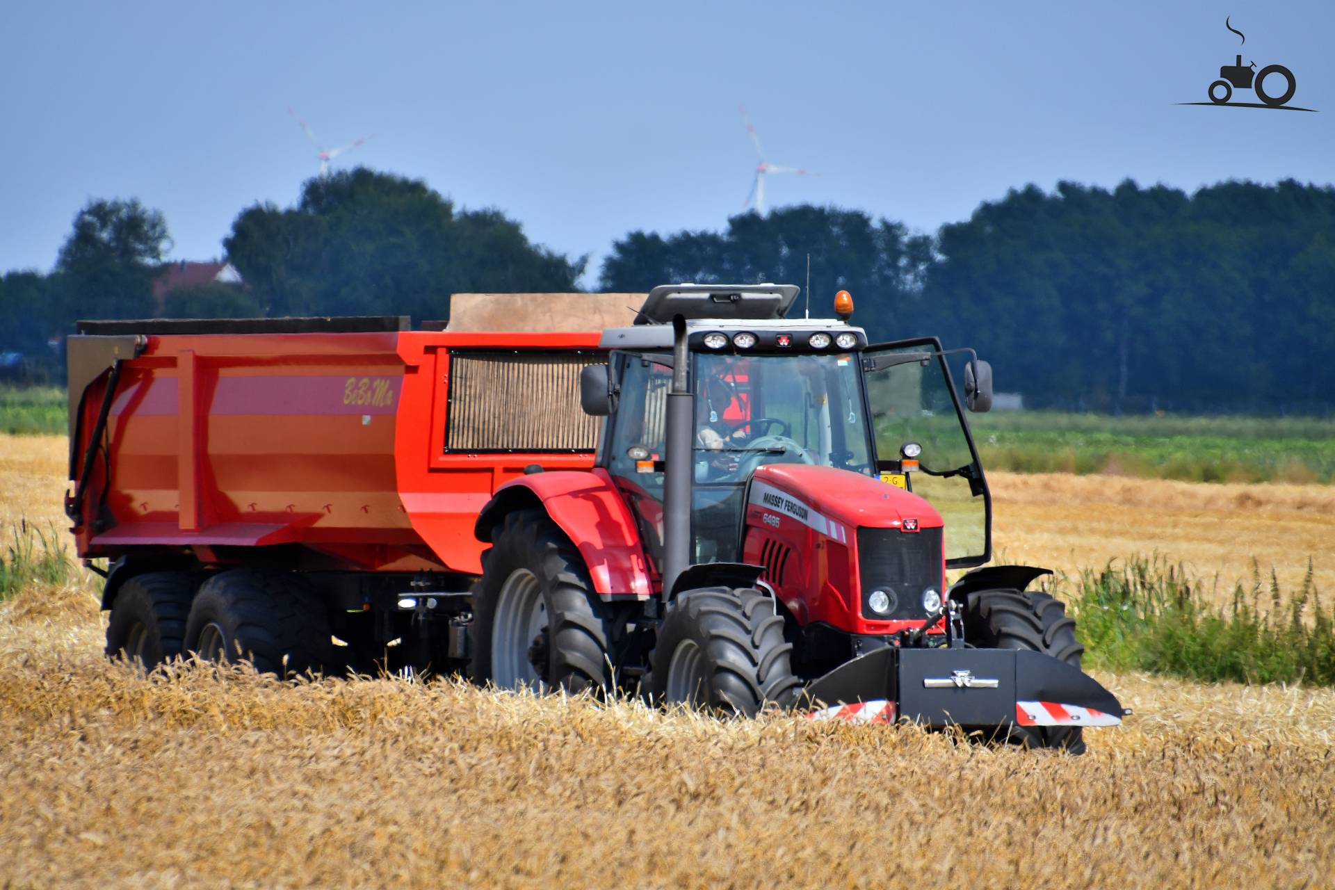 Foto Massey Ferguson 6495 Dyna-6 van Over transport