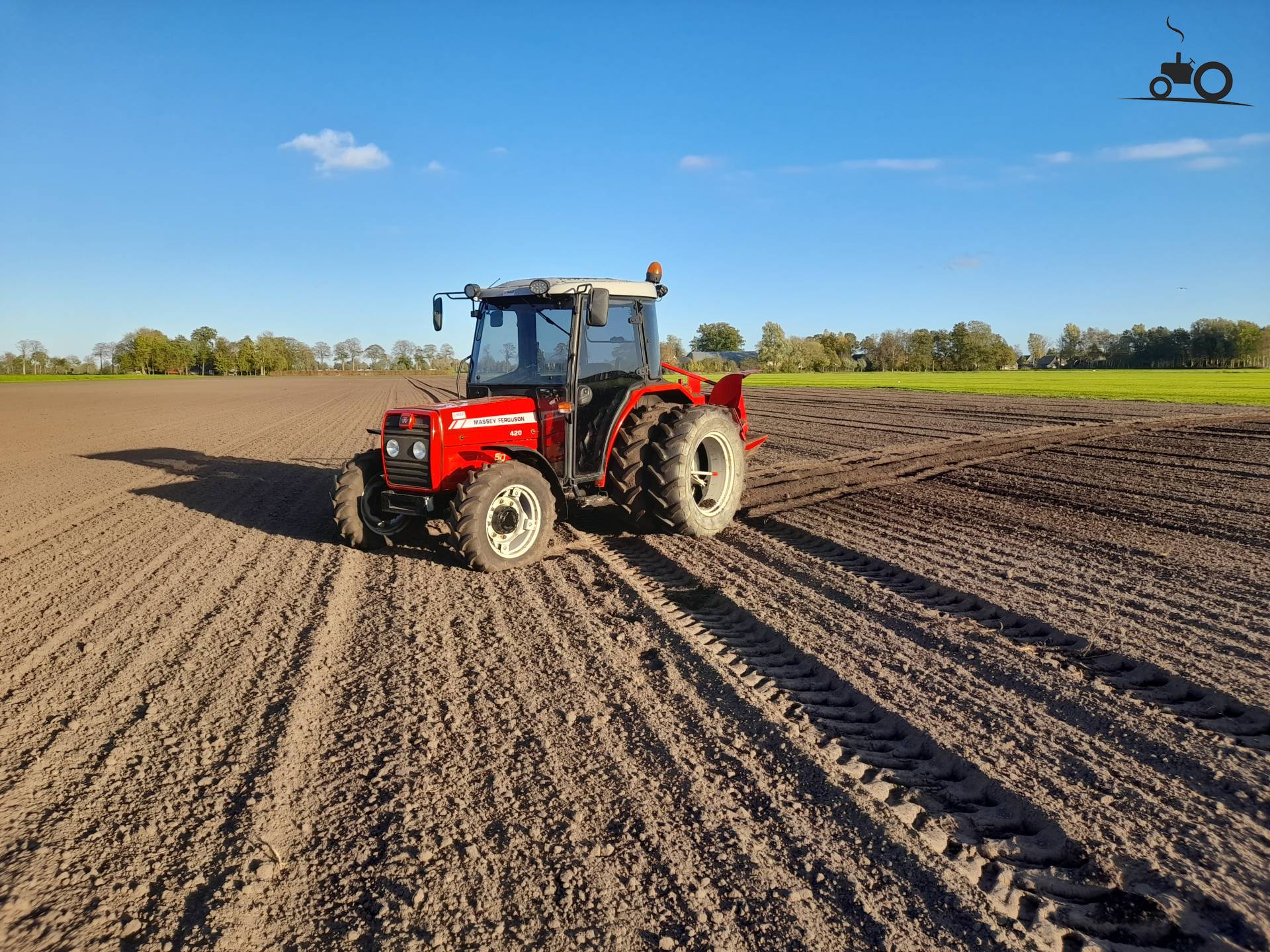 Foto Massey Ferguson 420 #1496677