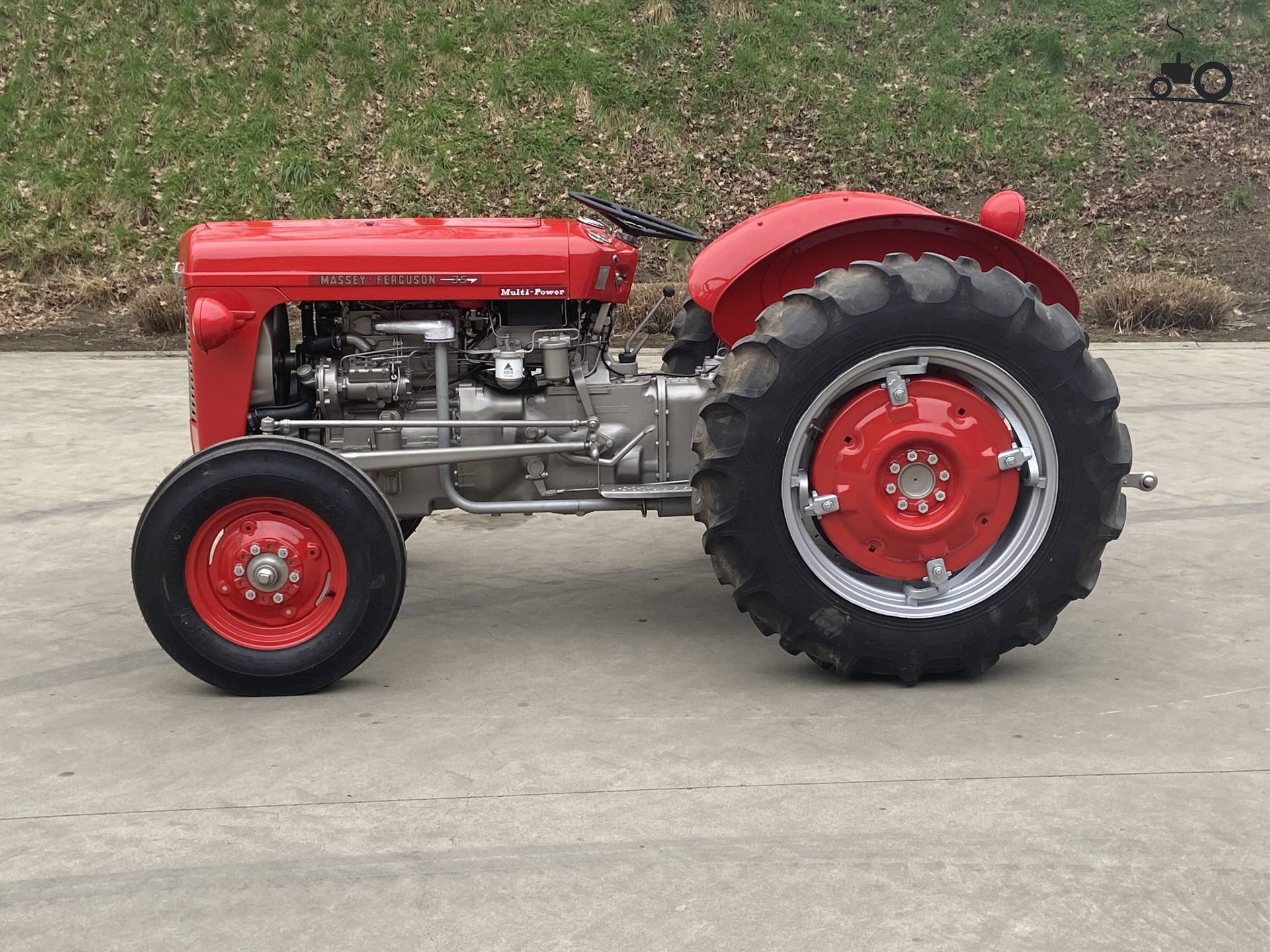 Met veel trots mijn mf 35 Deluxe eindelijk klaar