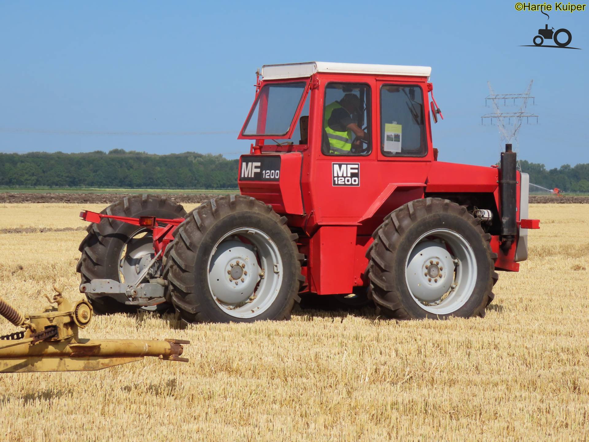 Foto Massey Ferguson 1200 #1525010