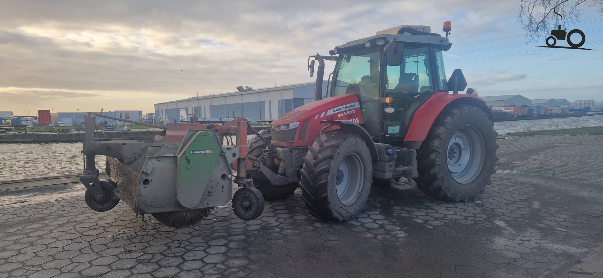 Foto Massey Ferguson 5612 #1601587