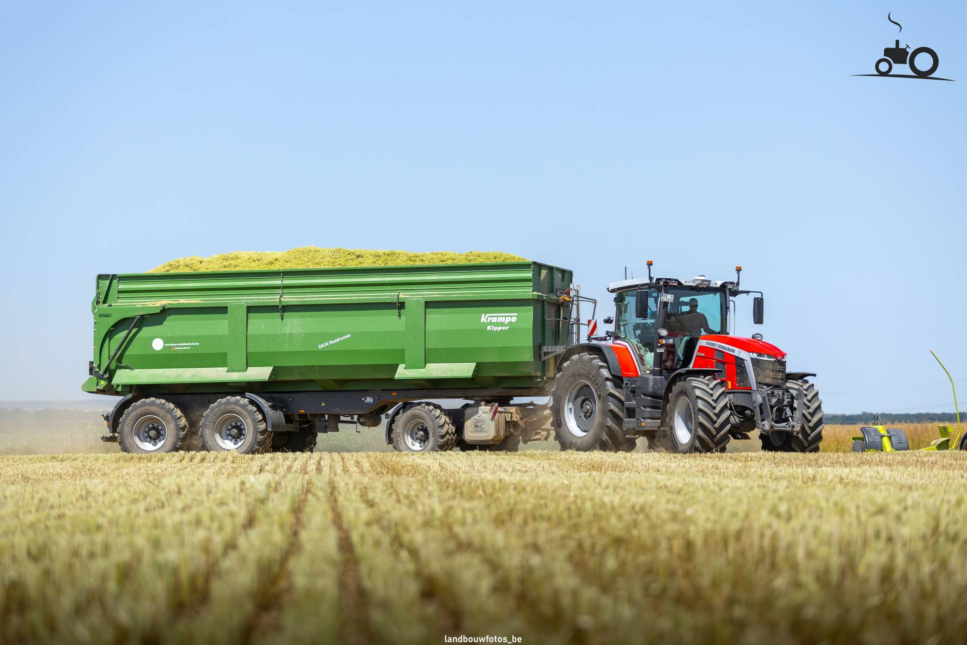 Massey Ferguson 8S.305 + Krampe DA34 Roadrunner