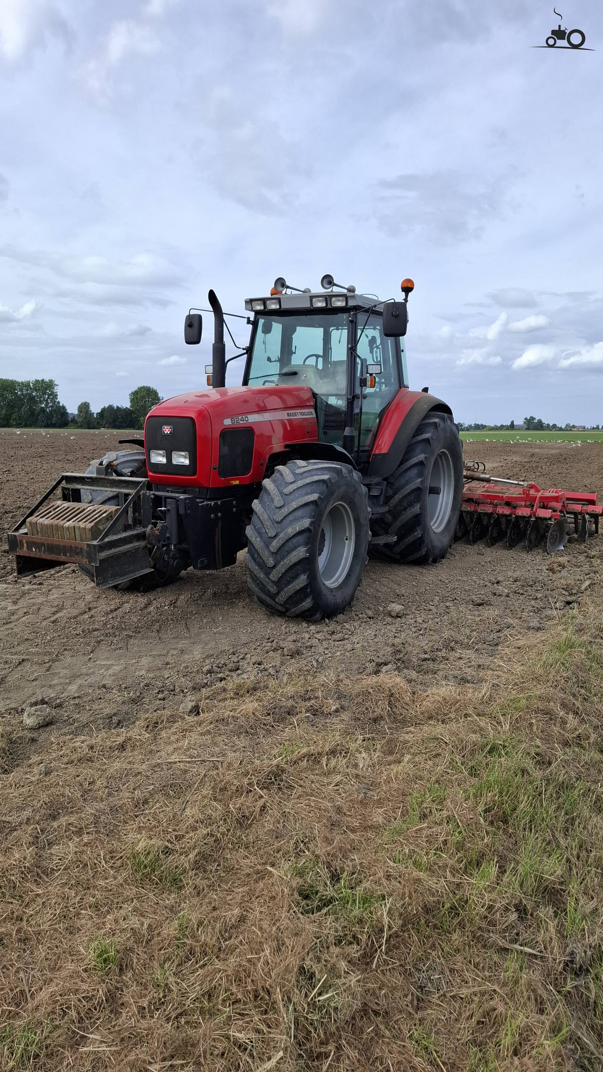 Foto Massey Ferguson 8240 #1634471